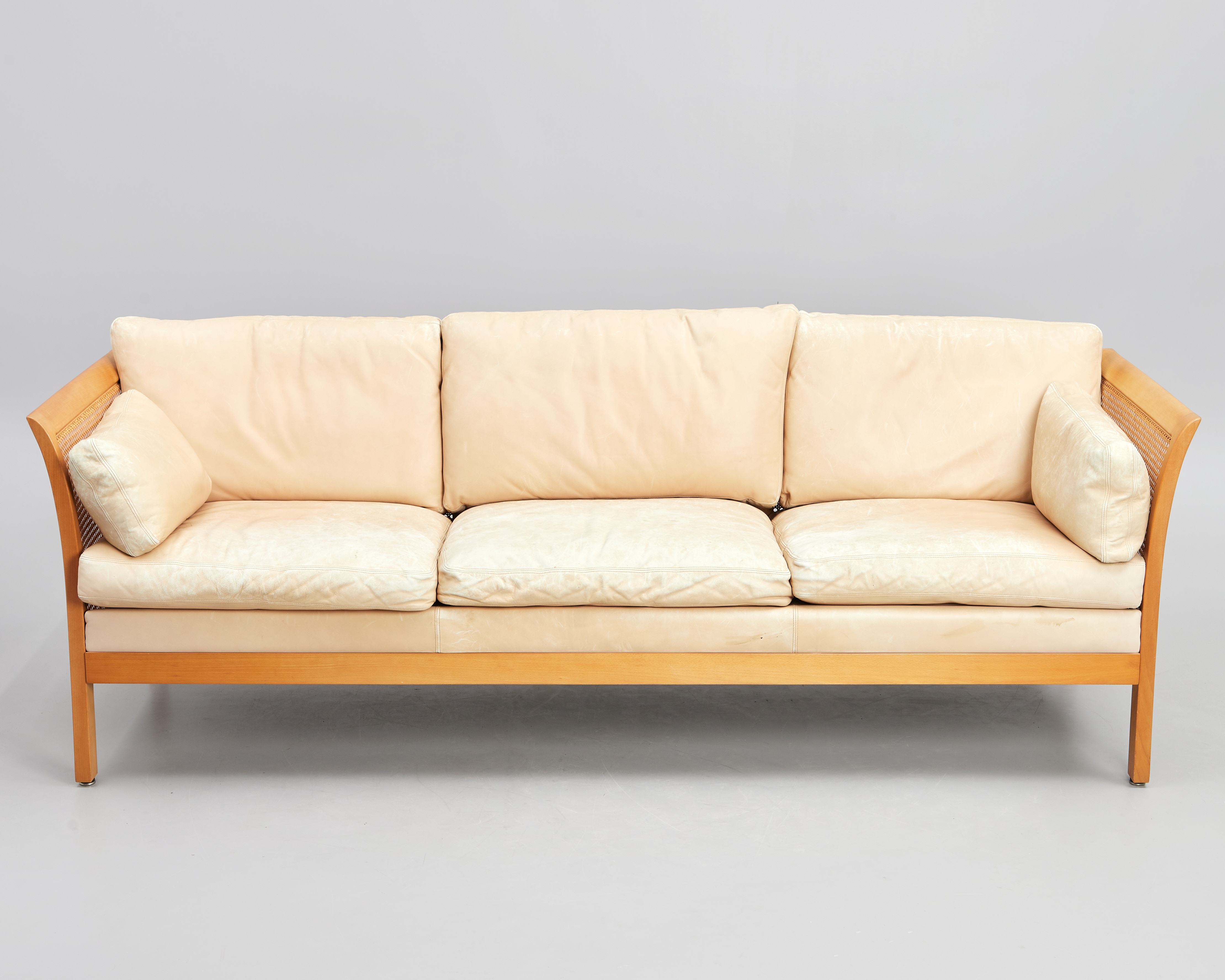 Bilder för 2819474. ARNE NORELL. Soffa ,"Rotang", 3-sitsig, bok och ...