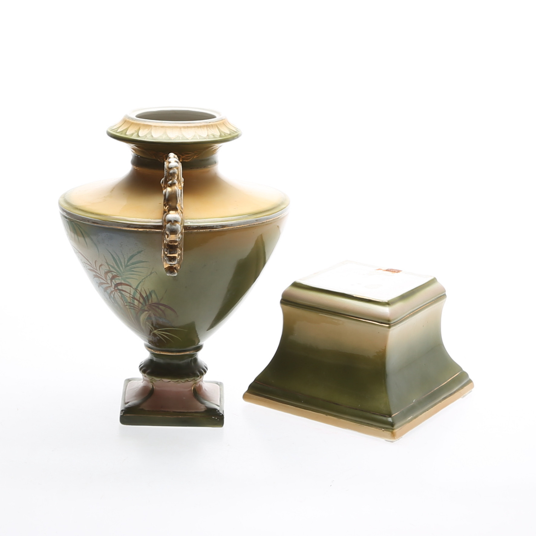 2828806. URN PODIUM, piikivi, vuosisadan vaihteessa 1900. kuvat - Auctionet