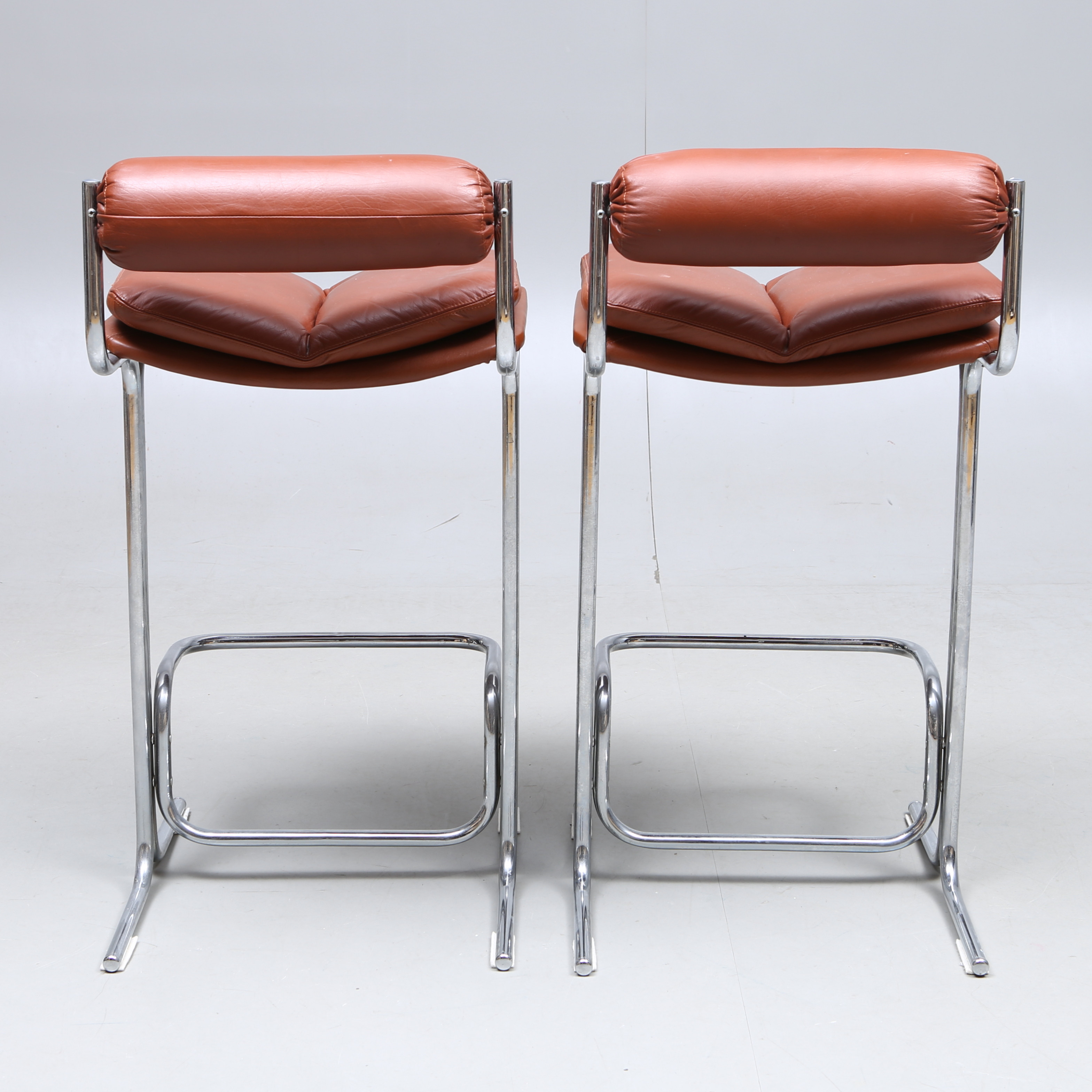 Bilder för 2841481. TIM BATES. barstolar, ett par, Pieff "Eleganza ...