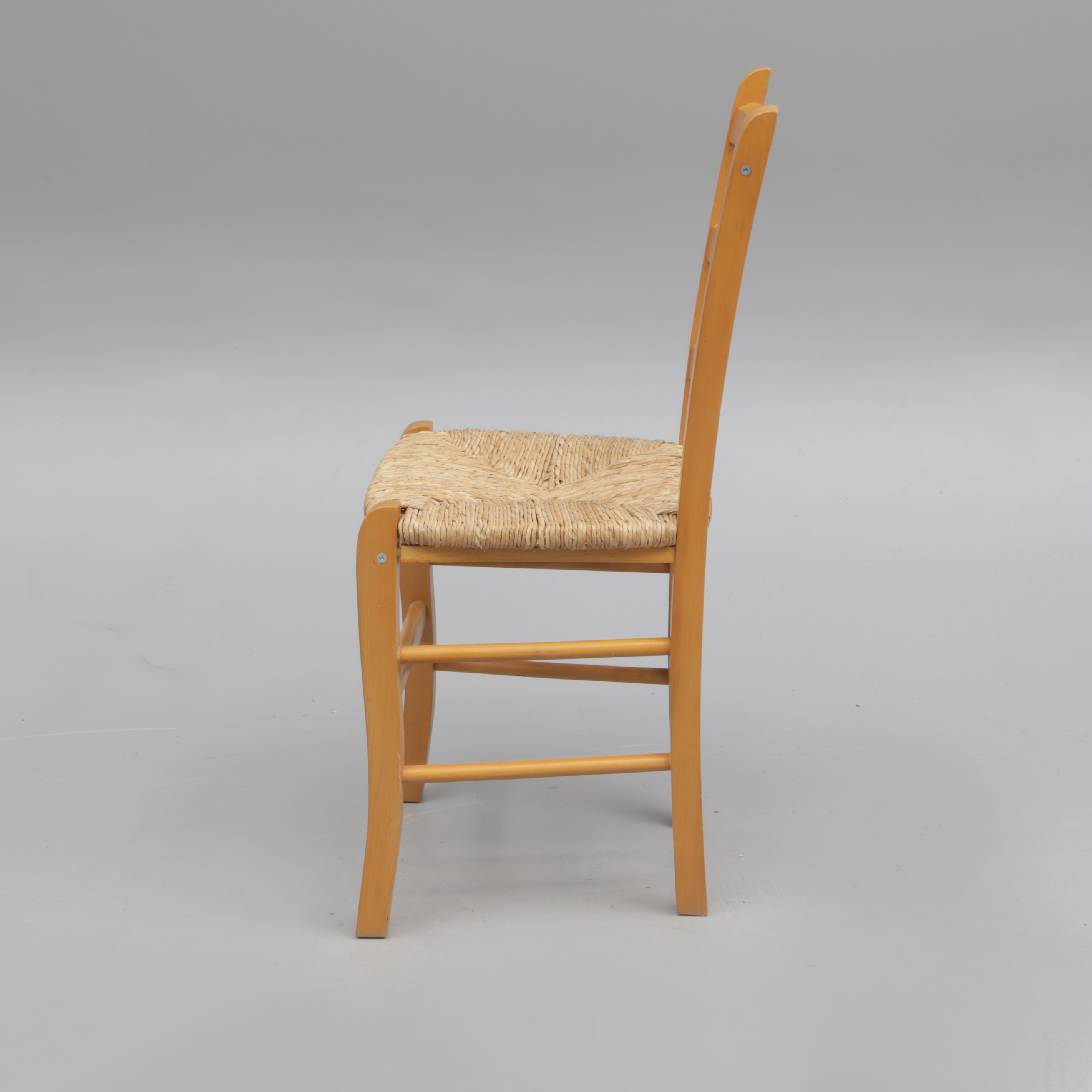 STOL, flätad sits, modern. Möbler - Fåtöljer & Stolar - Auctionet