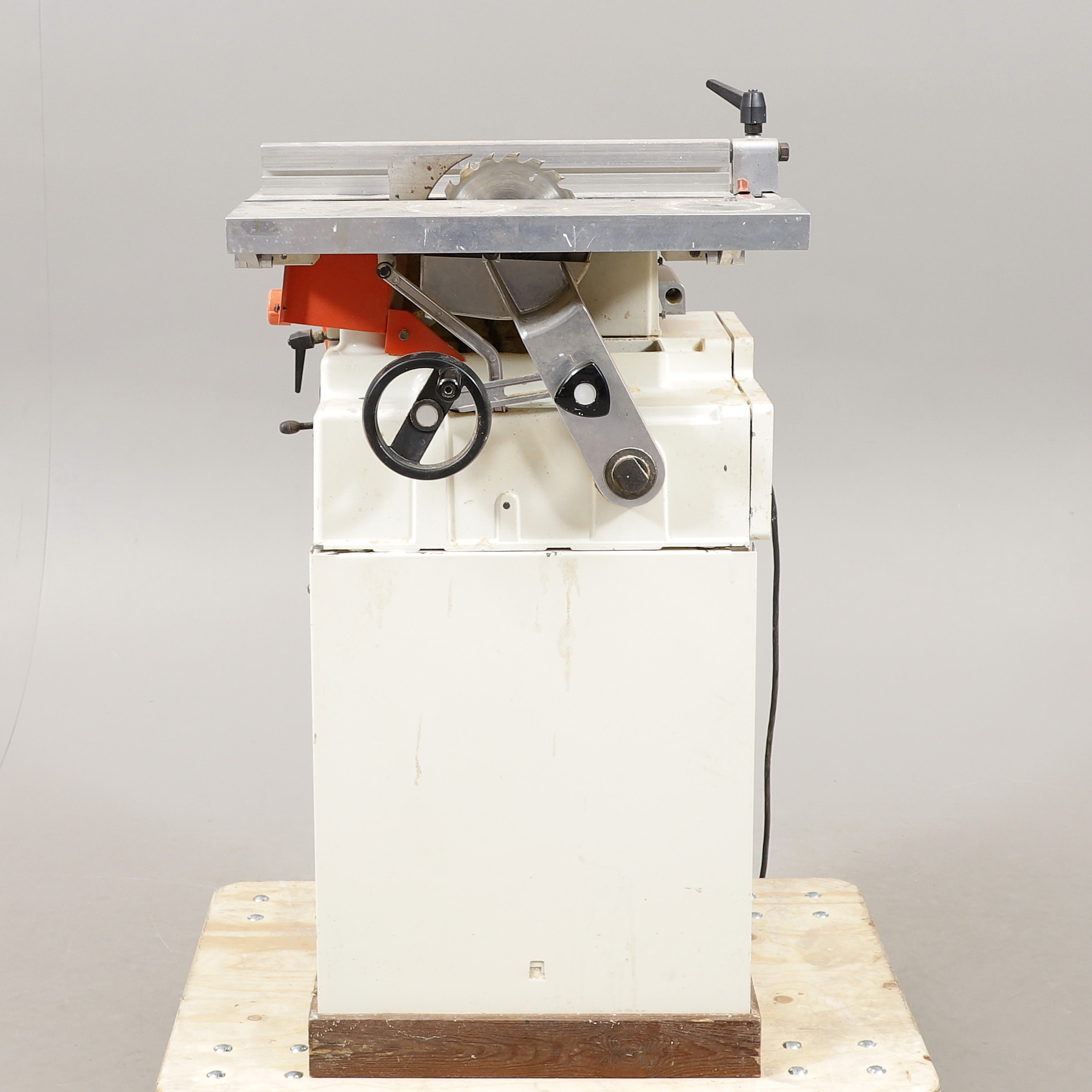 KOMBIMASKIN, LUNA Z40. Övrigt - Moderna Verktyg - Auctionet