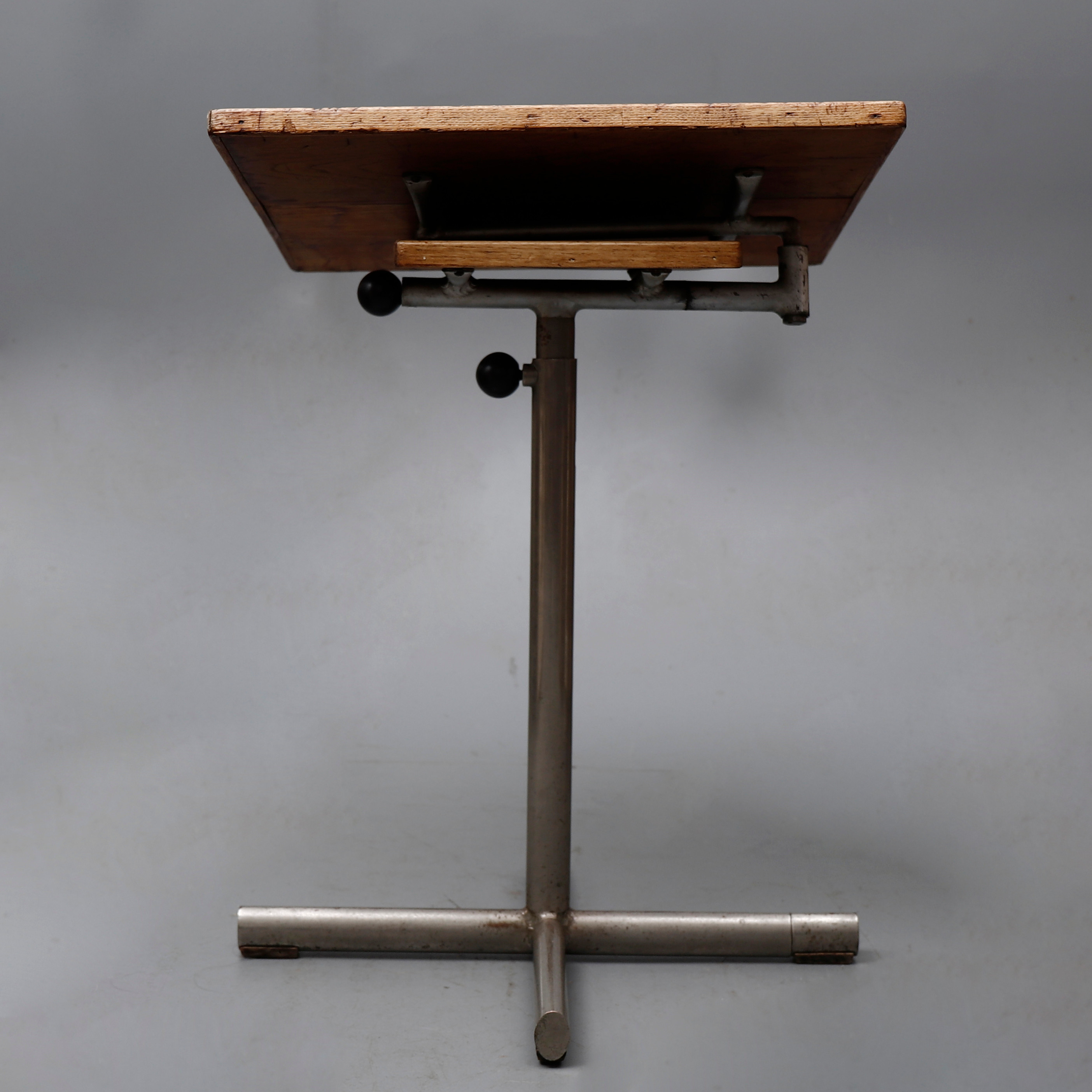 Bilder för 2890655. Svängbart industriellt sidobord i furu och ...