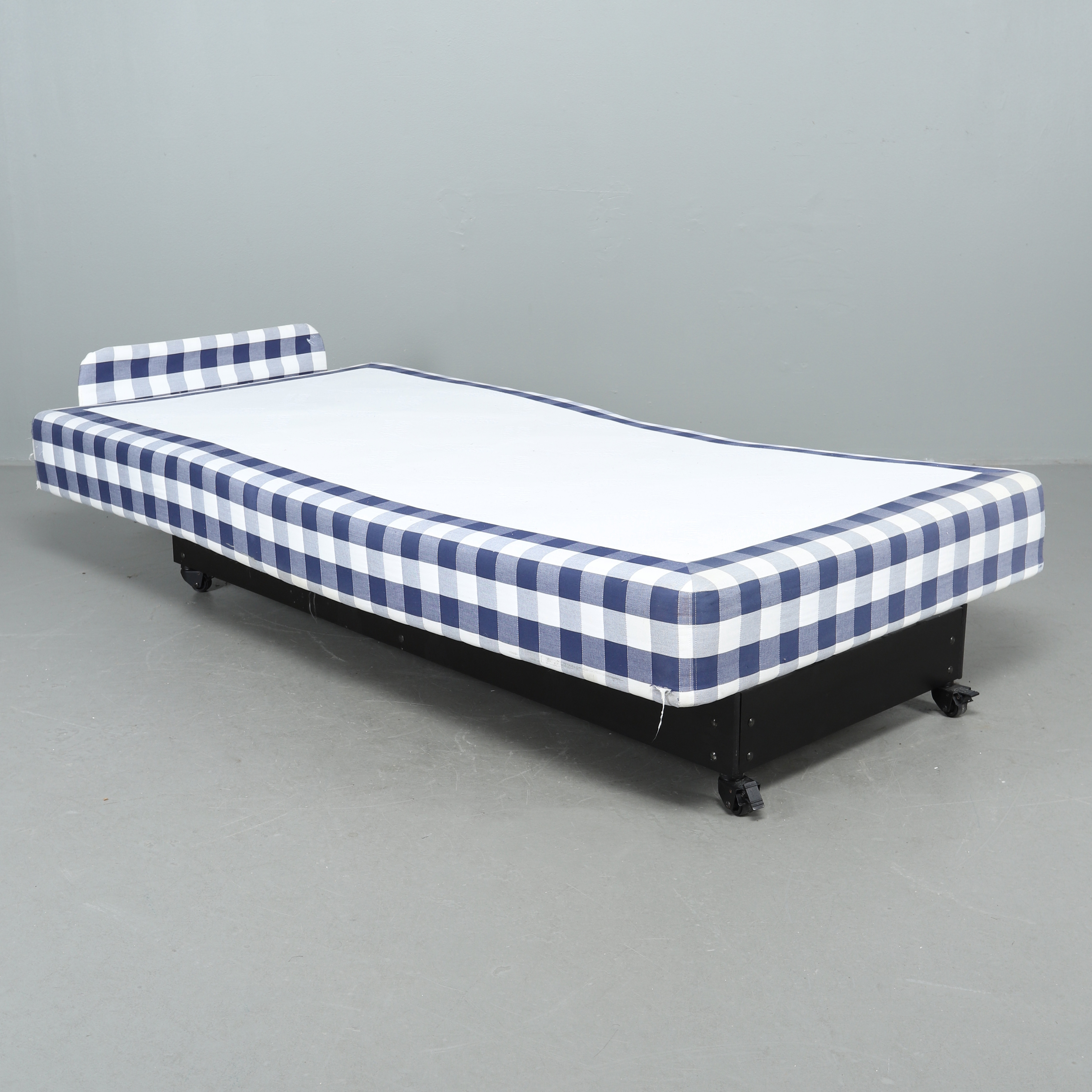 SÄNG, höj och sänkbar, Hästens. Möbler - Övrigt - Auctionet