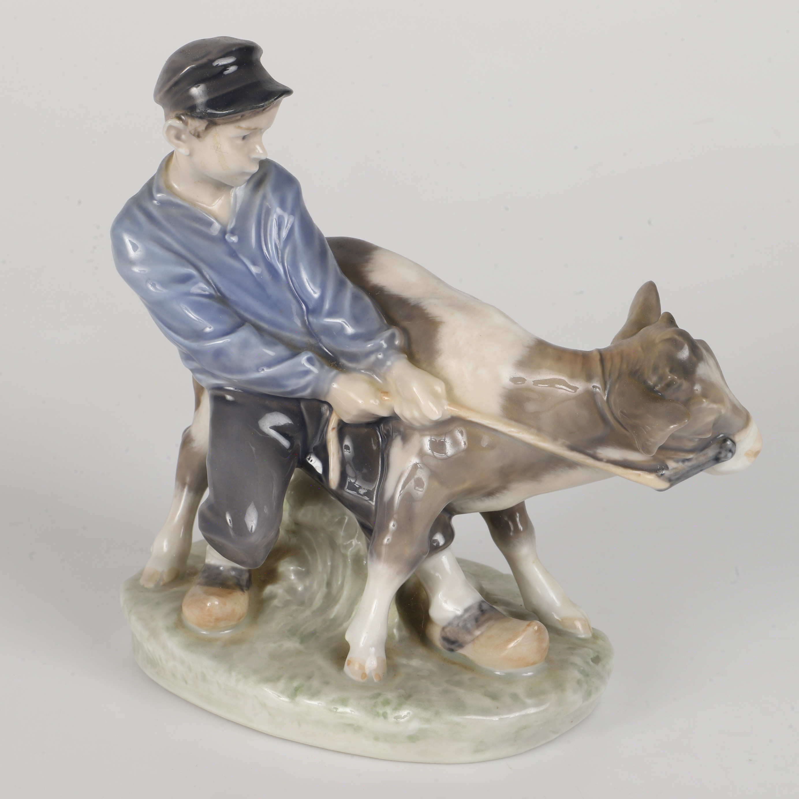 Bilder zu 2913560. FIGUR, Junge mit Kalb, Porzellan, Royal Copenhagen ...