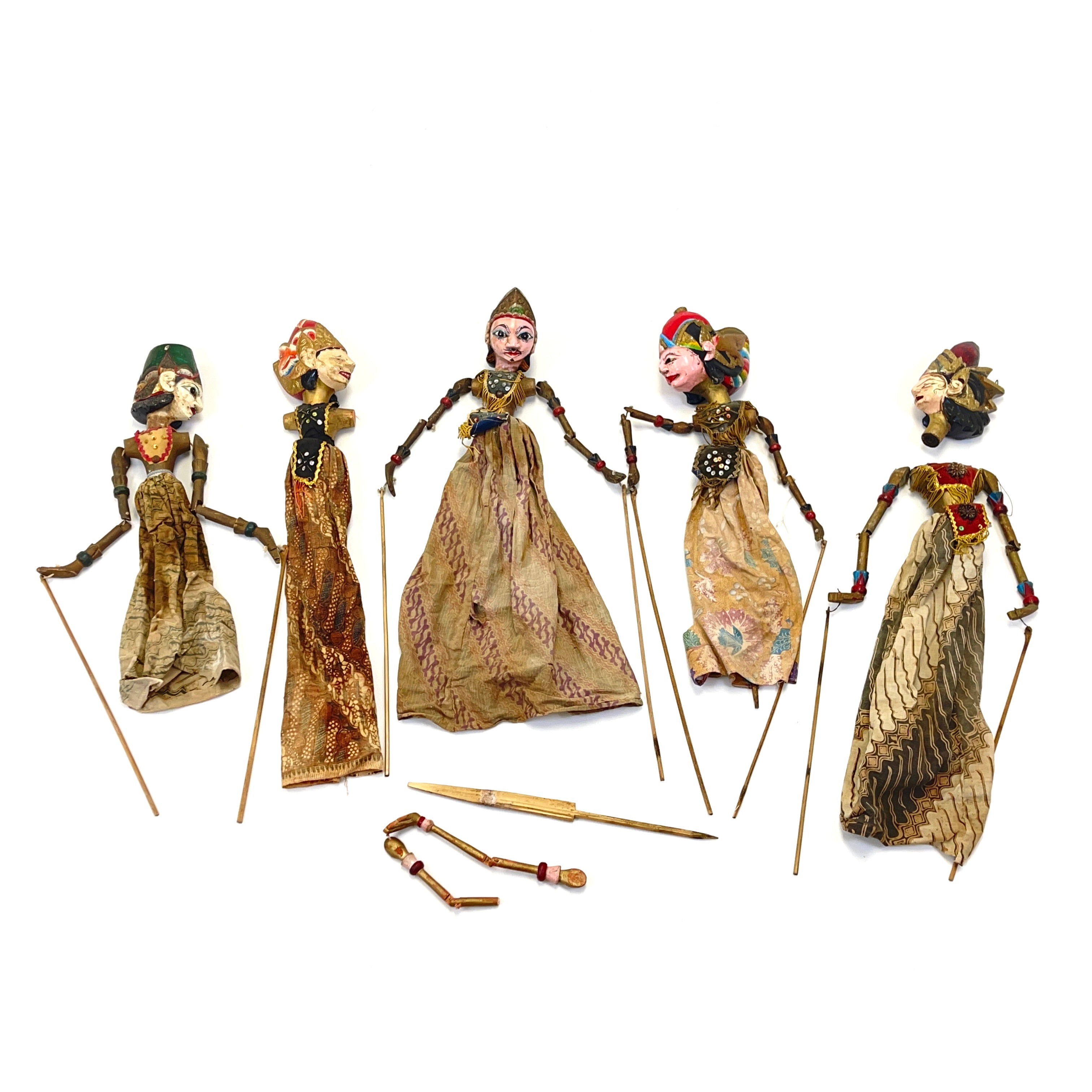 Images for 2916493. FIVE INDONESIAN WOODEN PUPPETS. - Auctionet