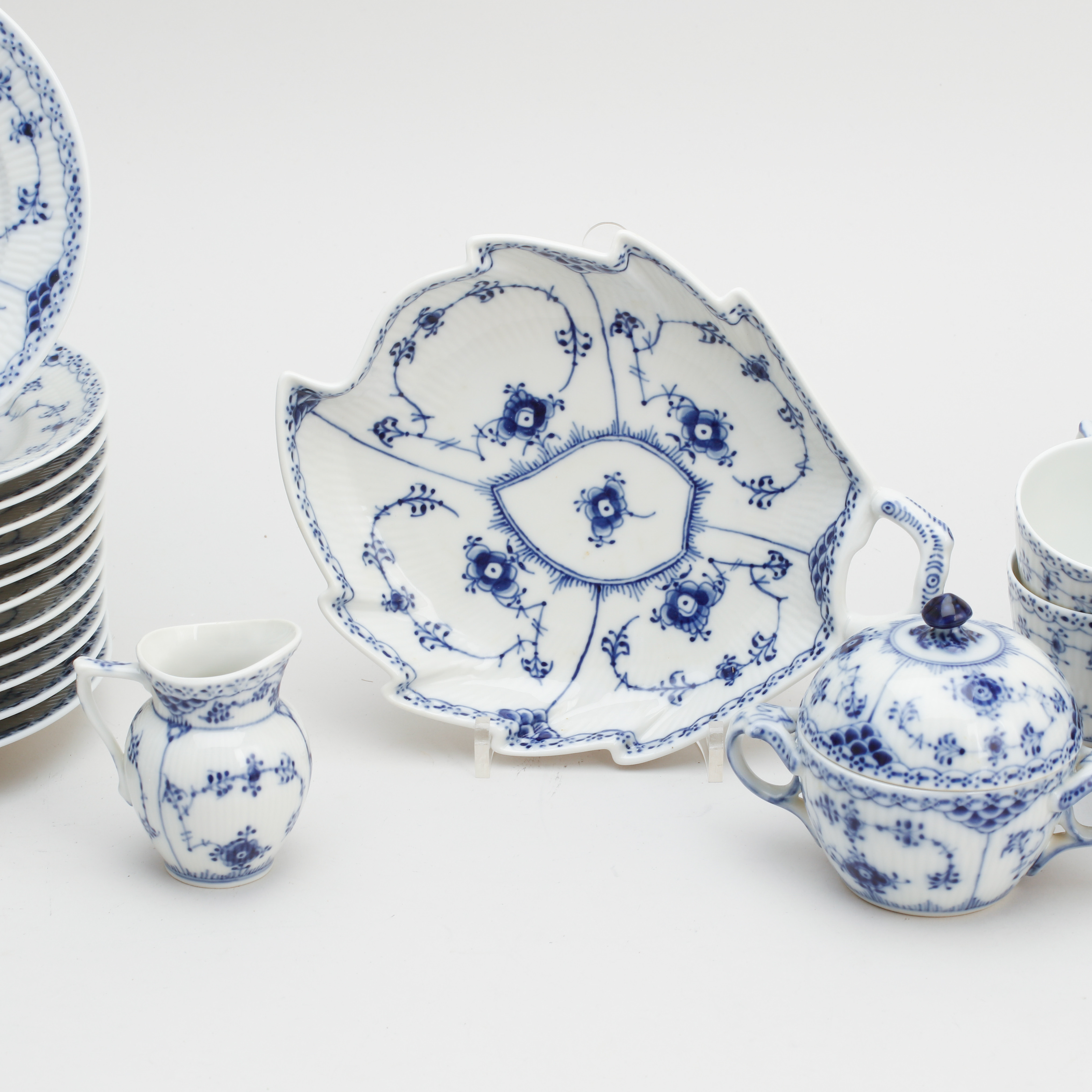 Images for 2920586. COFFEE SET, 27 pieces, porcelain "Musselmalet ...