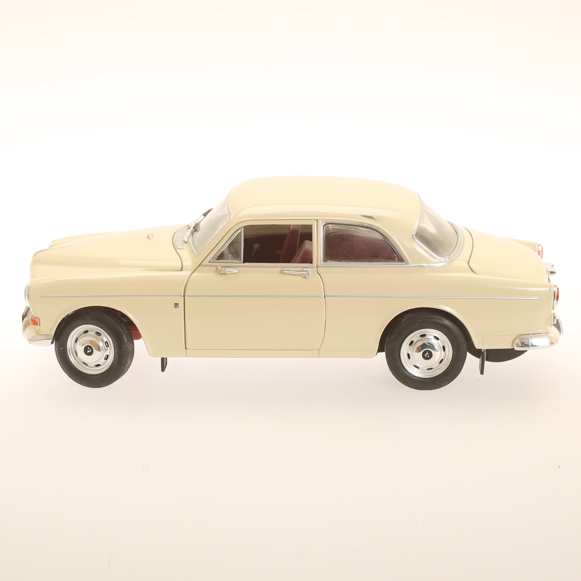 Bilder för 2935257. MODELLBIL, Volvo Amazon, Revell. - Auctionet