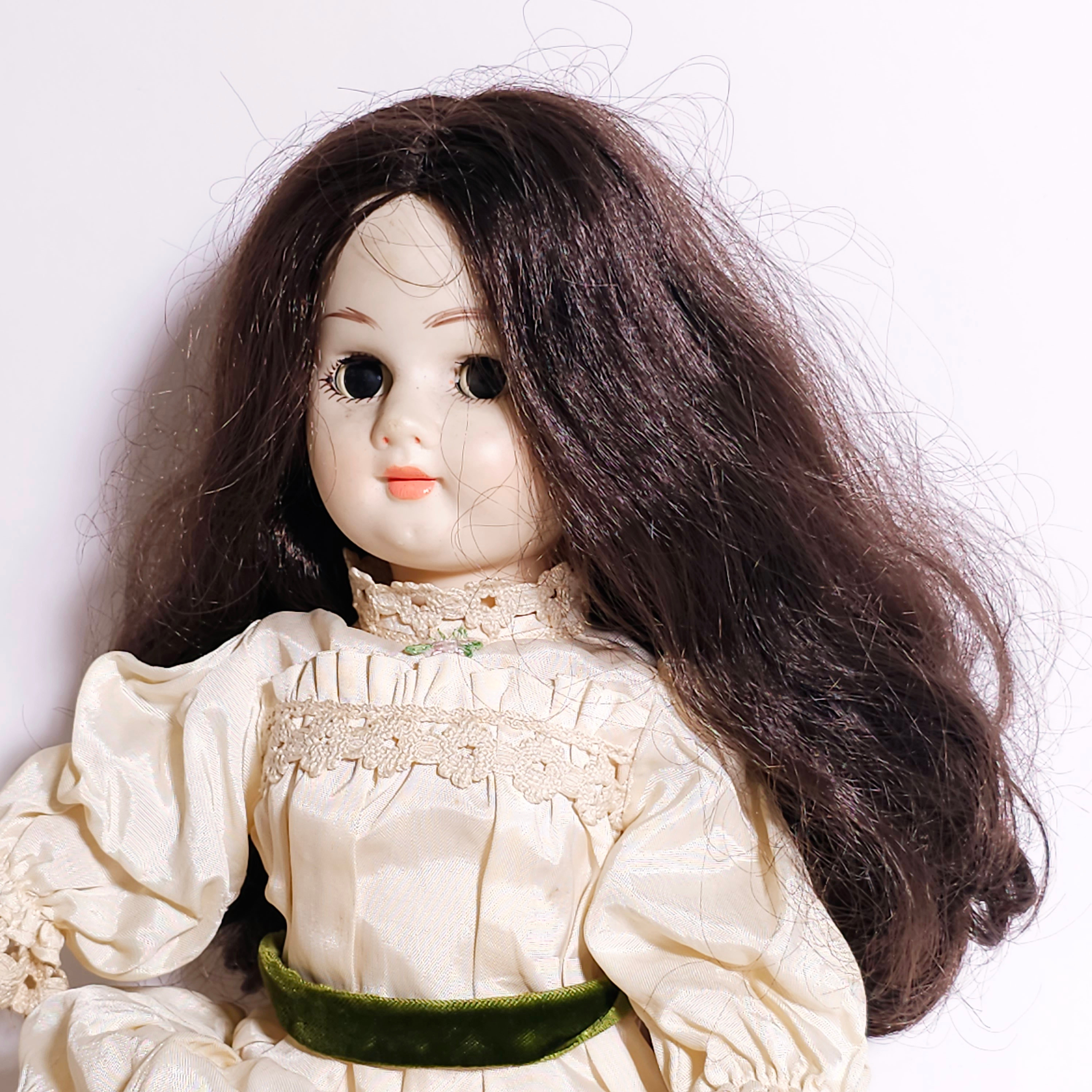 Images for 2939804. FAMOUS DOLL. REVIVAL MODEL YEAR 1979. ON VINYL ...