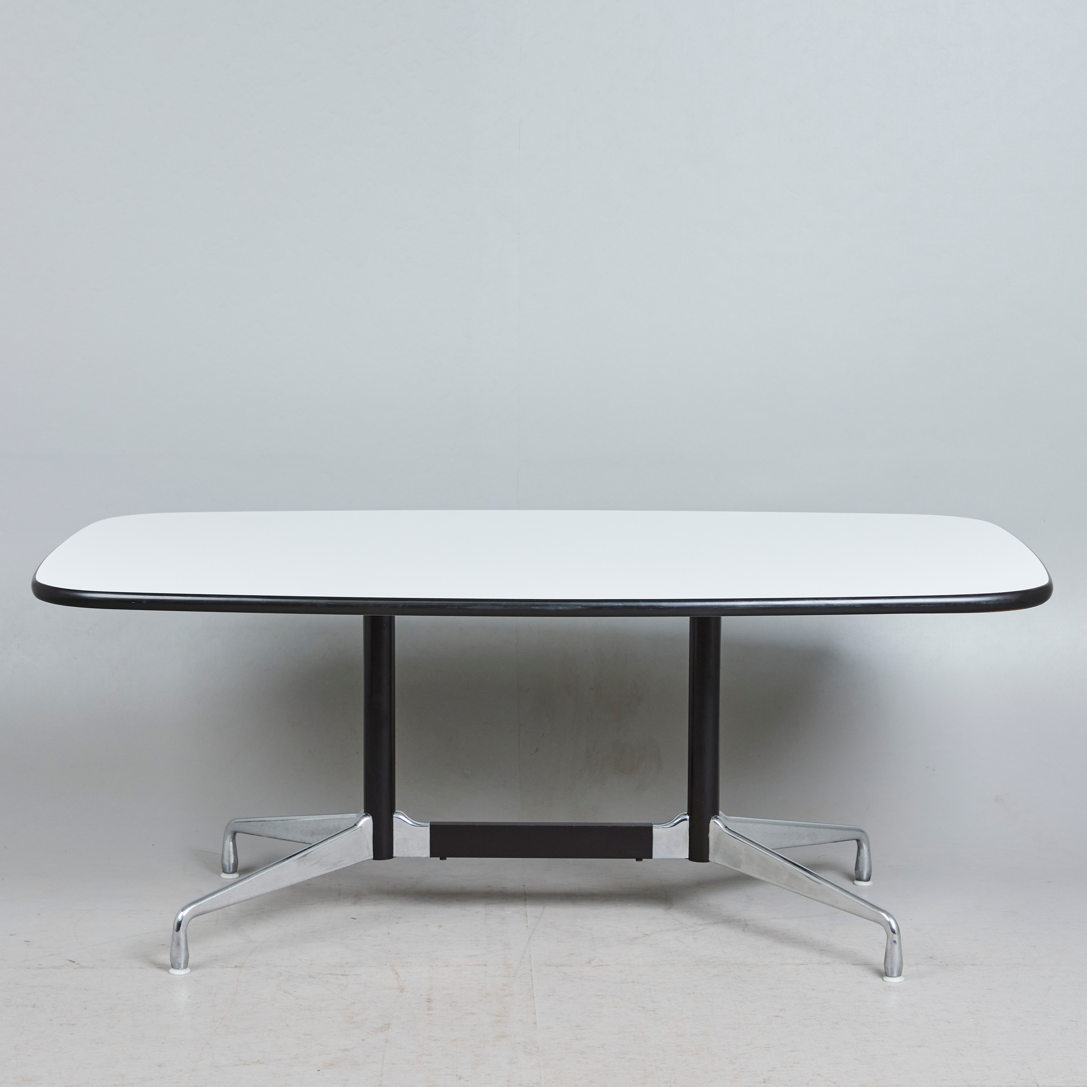 Bilder för 2954053. CHARLES UND RAY EAMES. Vitra, konferensbord/bord ...