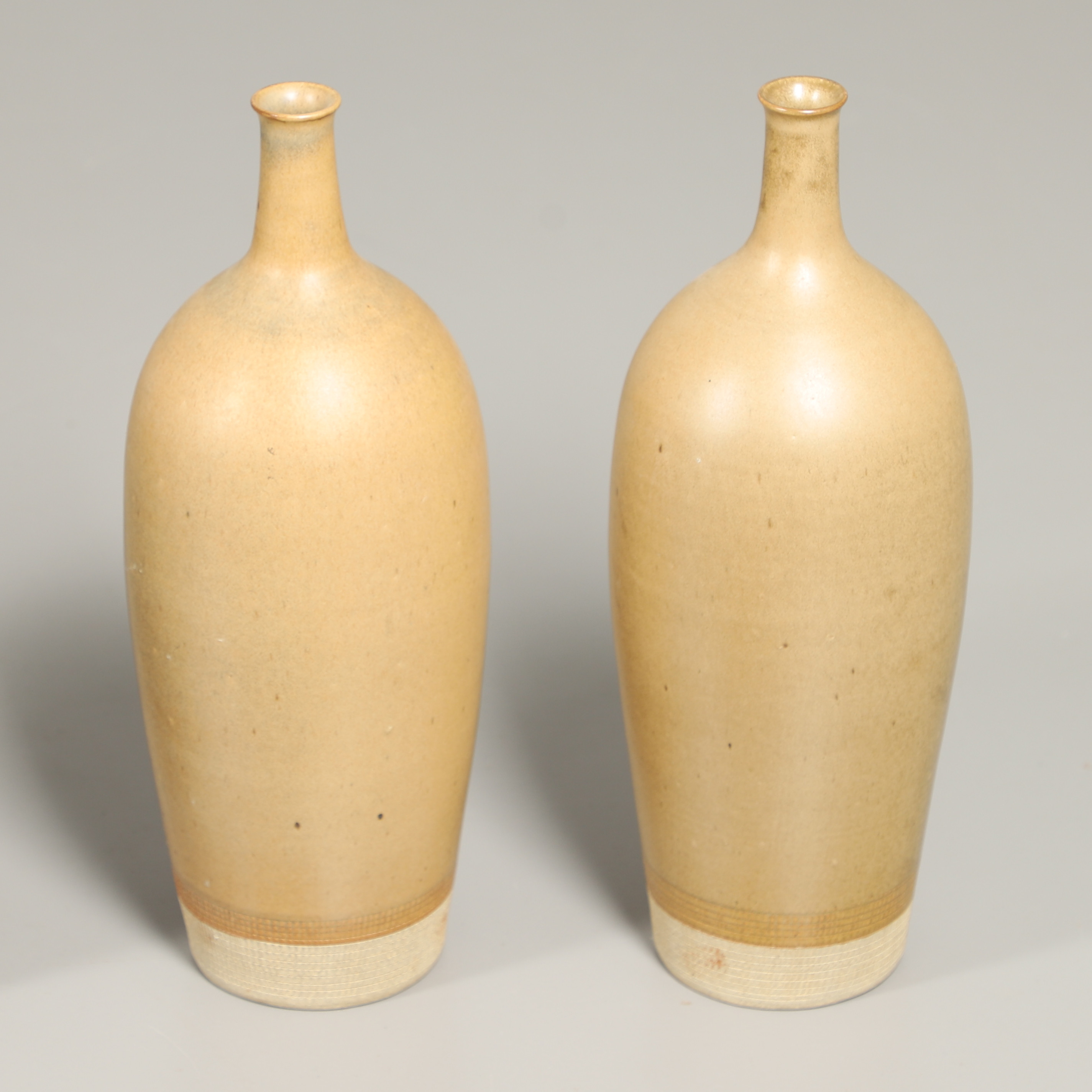 Images for 2963148. STUDIO POTTERY & MODERN VASES. - Auctionet