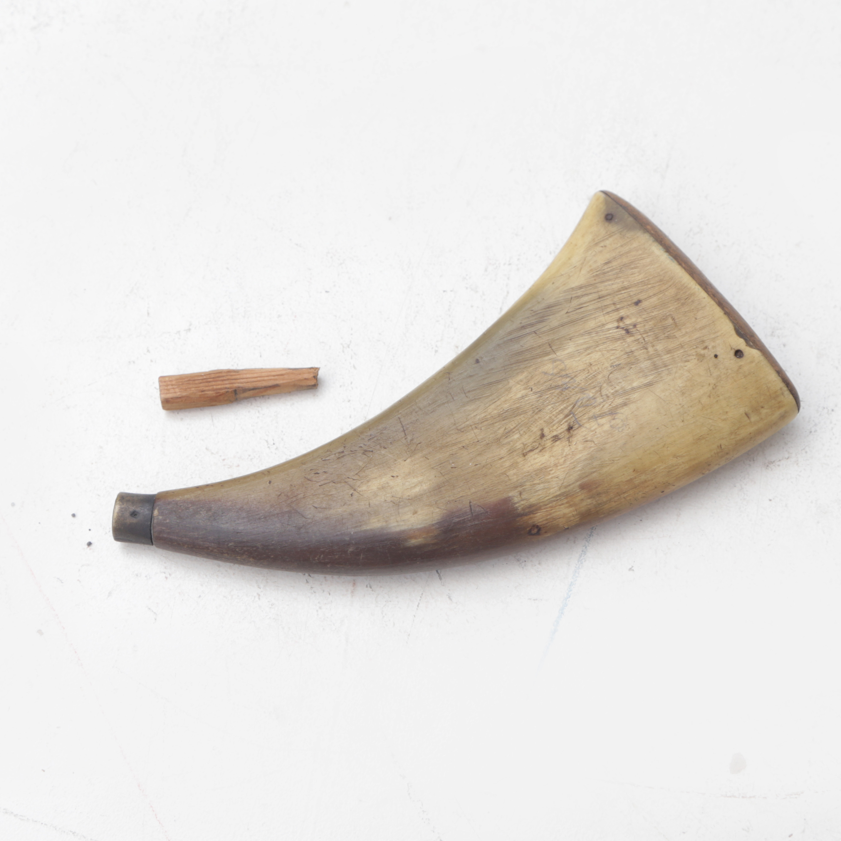 KRUTHORN, kohorn, sekelskiftet 1900. Vapen & Militaria - Övrig militaria - Auctionet