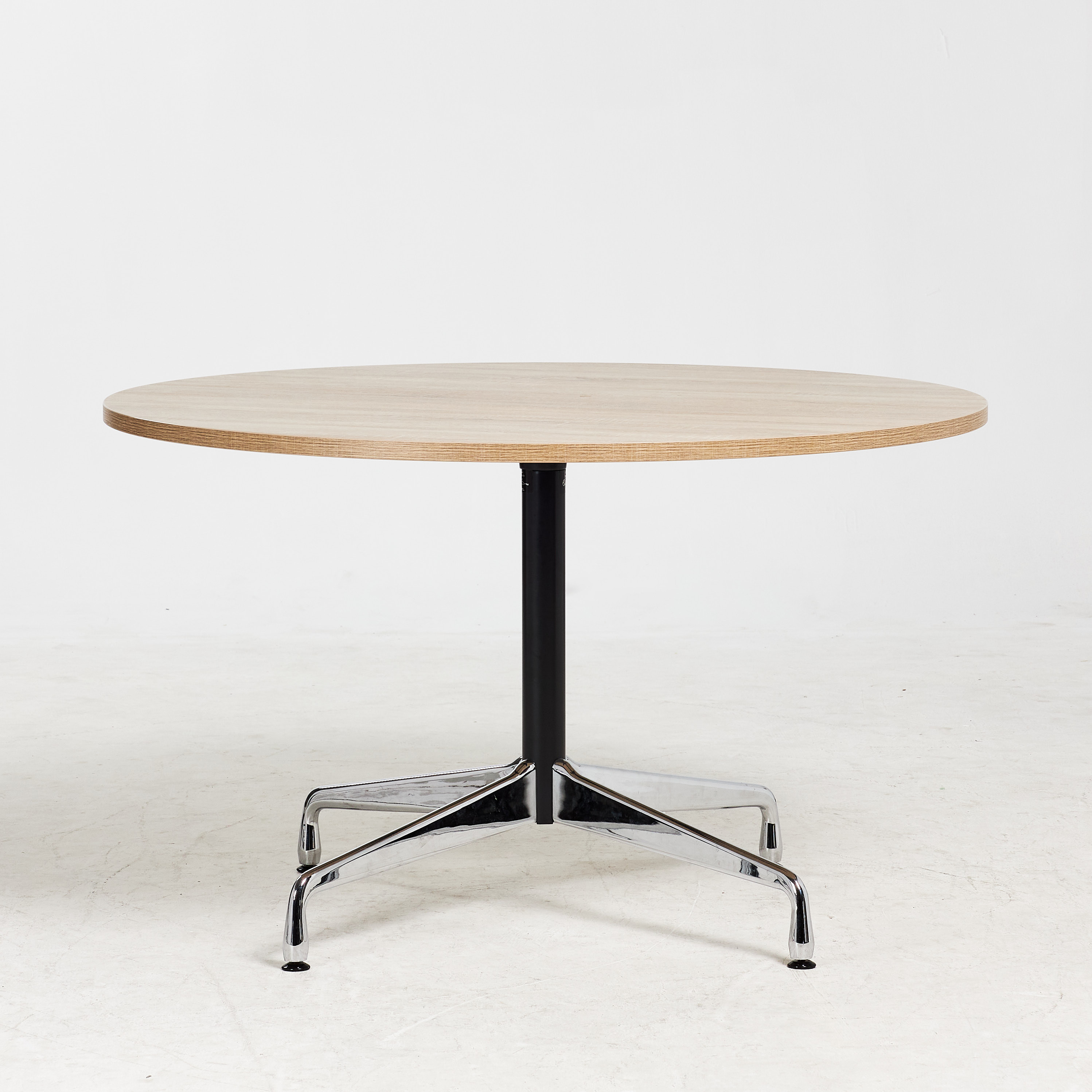 Images for 2973931. RAY & CHARLES EAMES. table, "Segmented Round Dining Table", Vitra, round top ...