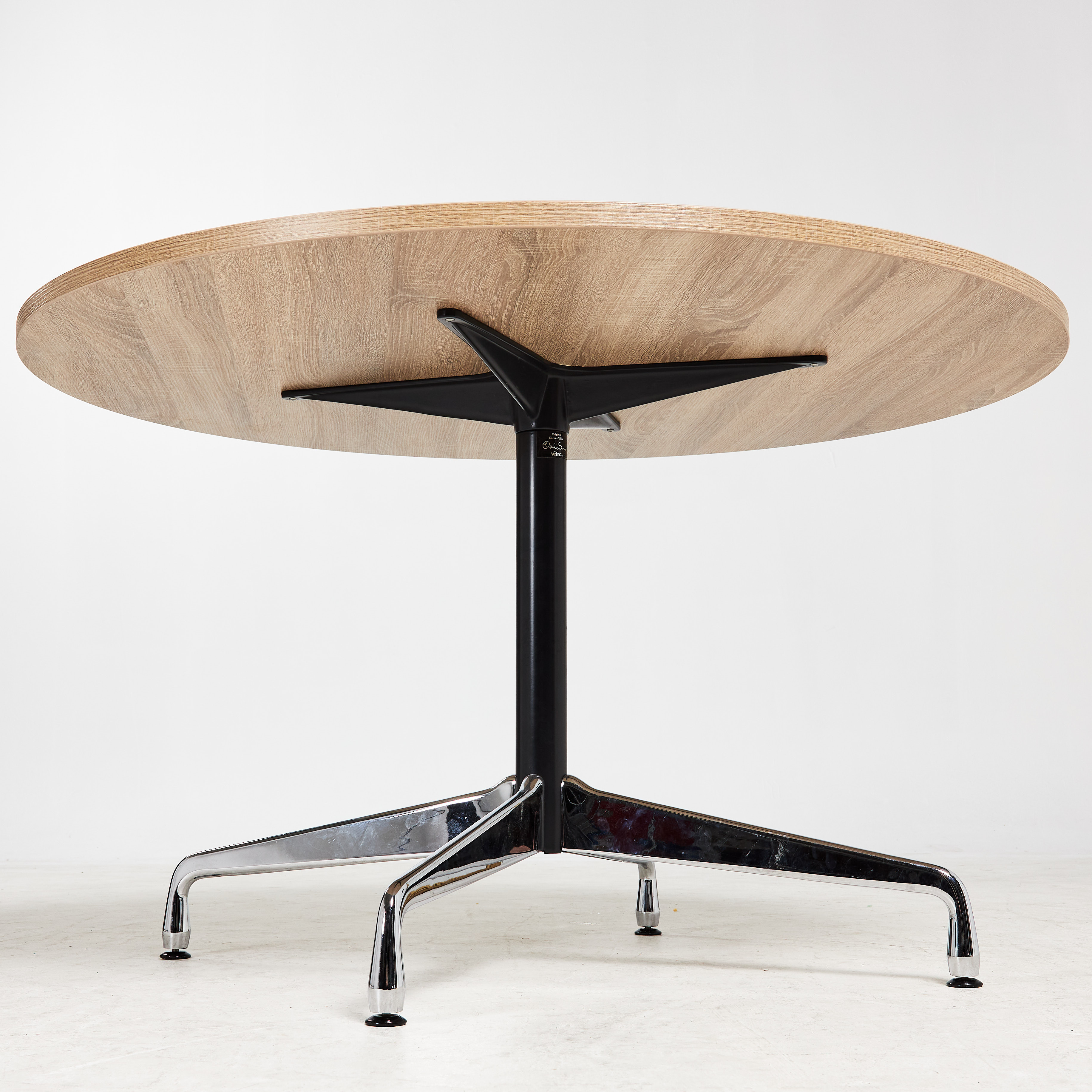 Images for 2973931. RAY & CHARLES EAMES. table, "Segmented Round Dining ...