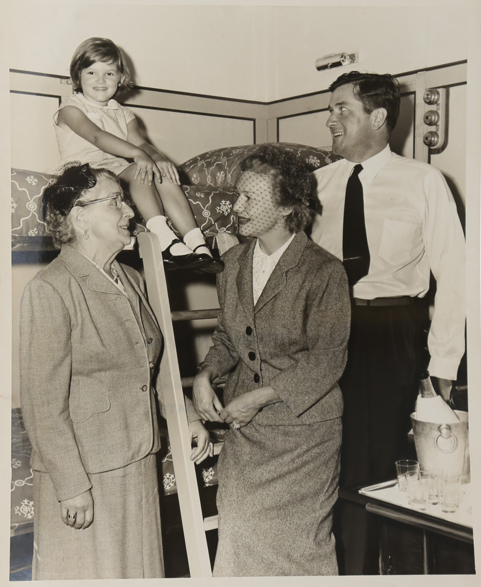 Images for 2984940. IRVING NEWMAN. Madeleine Carroll with her mother ...