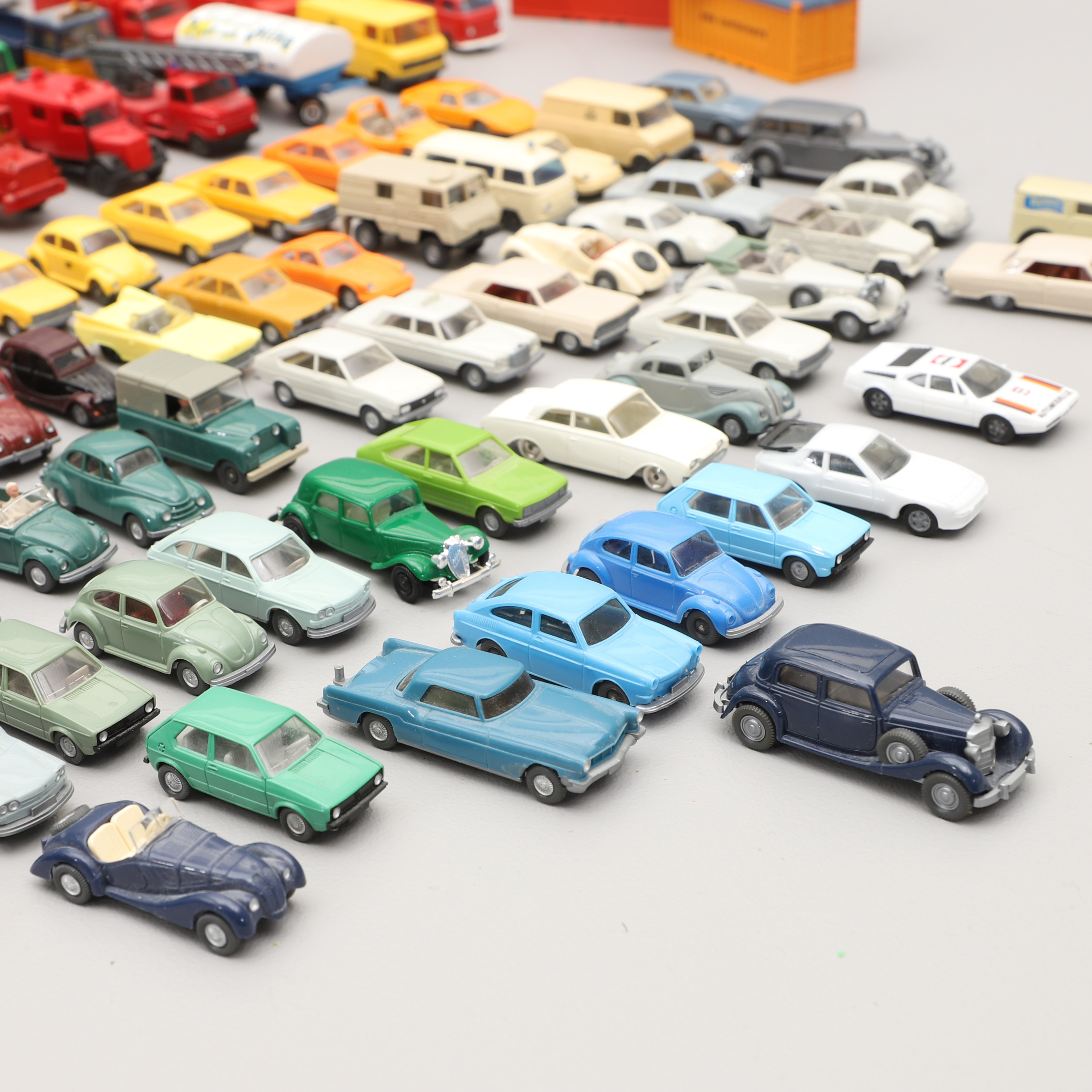 Bilder för 2995783. MODELLBILAR, samt tillbehör, 142 delar, bl.a ...