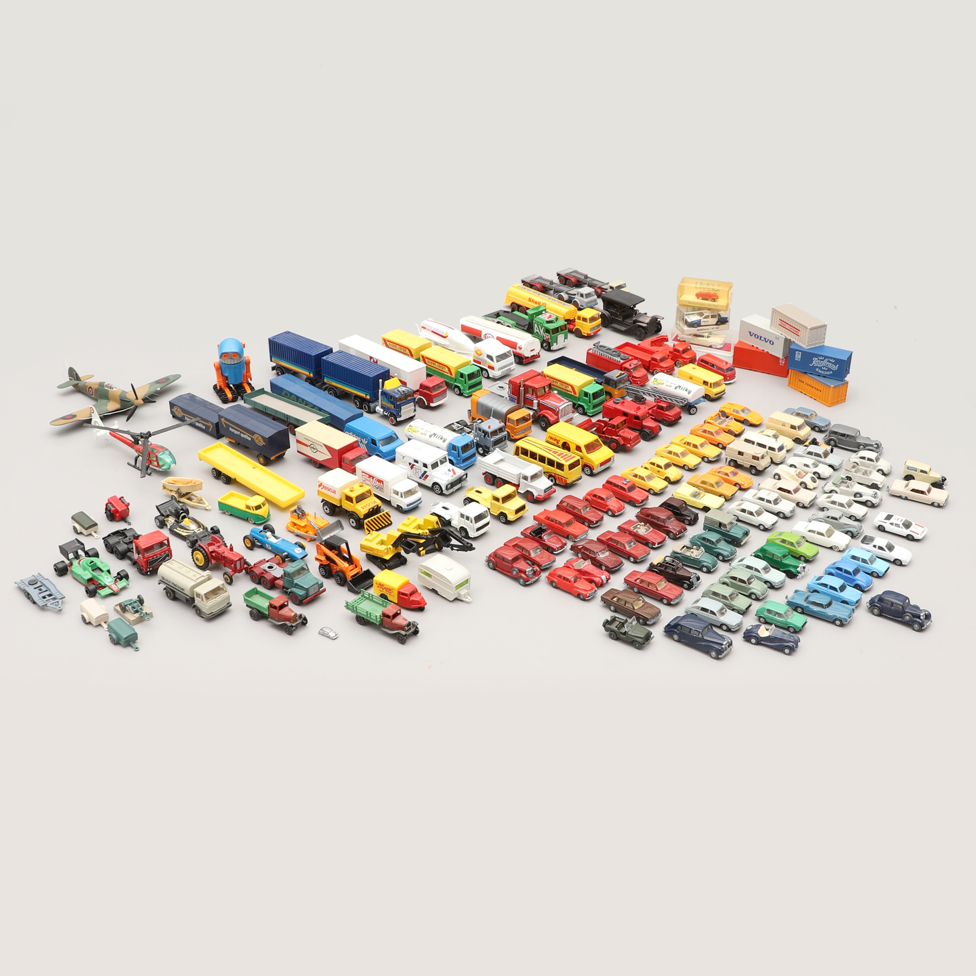 Bilder för 2995783. MODELLBILAR, samt tillbehör, 142 delar, bl.a ...