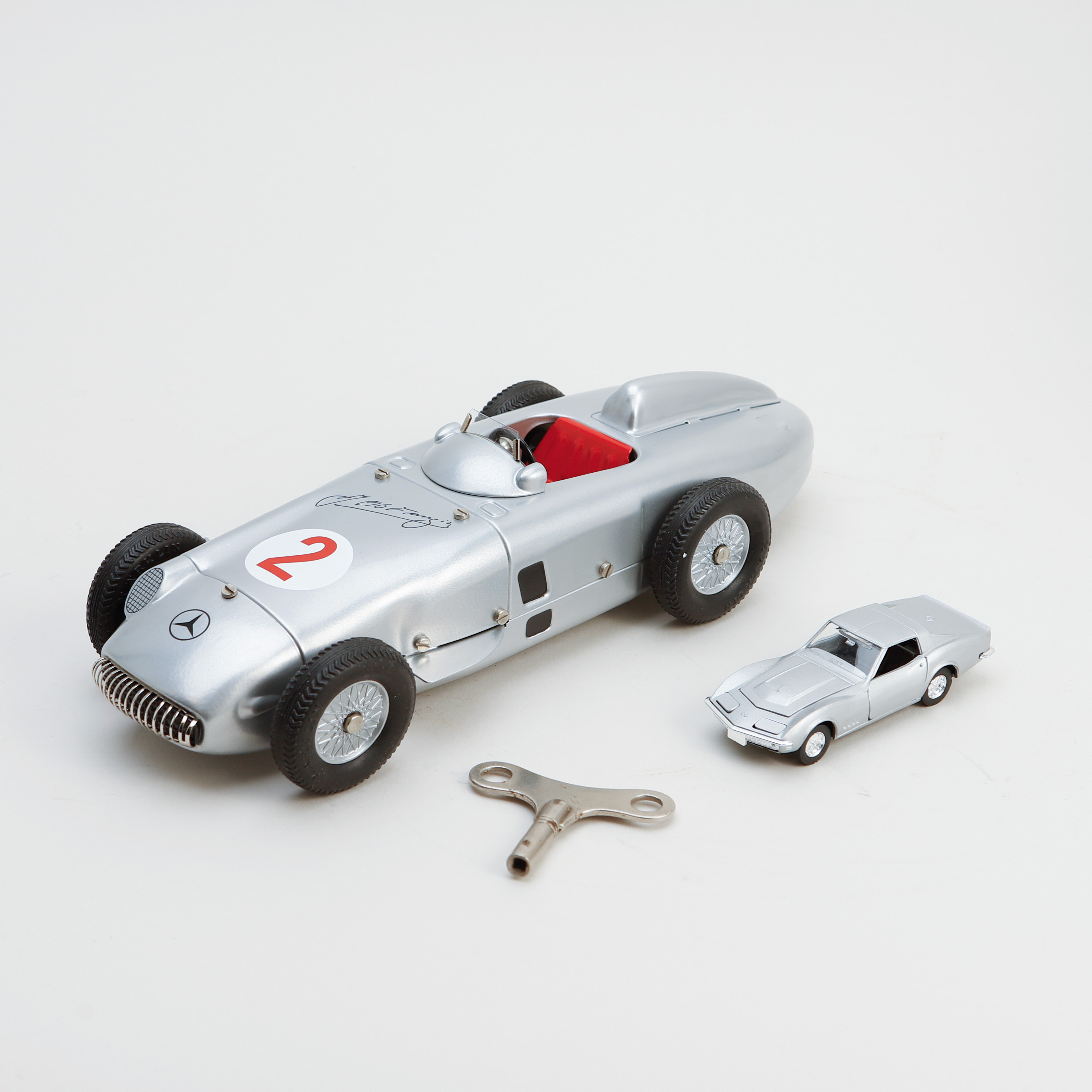BILMODELLER, 2 st, Mercedes Benz W 196 samt Chevrolet Corvette, Märklin ...