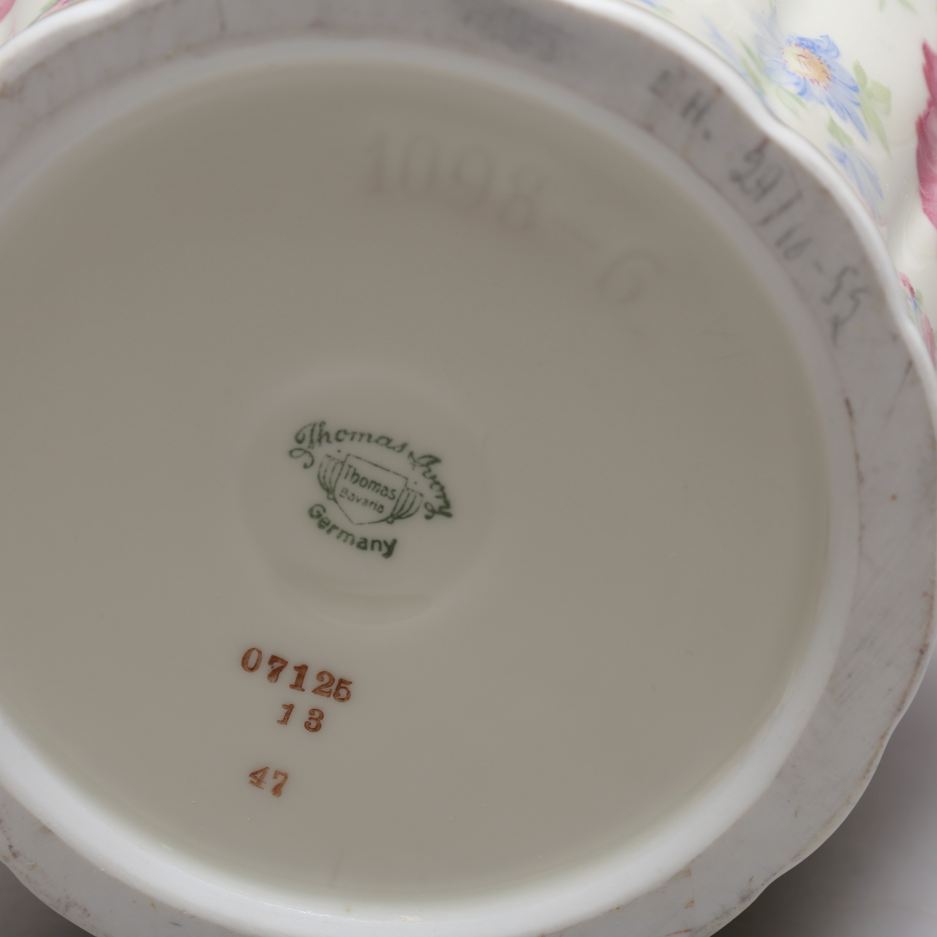 Images for 3000983. LIDS, porcelain, Thomas Ivory, Germany. - Auctionet