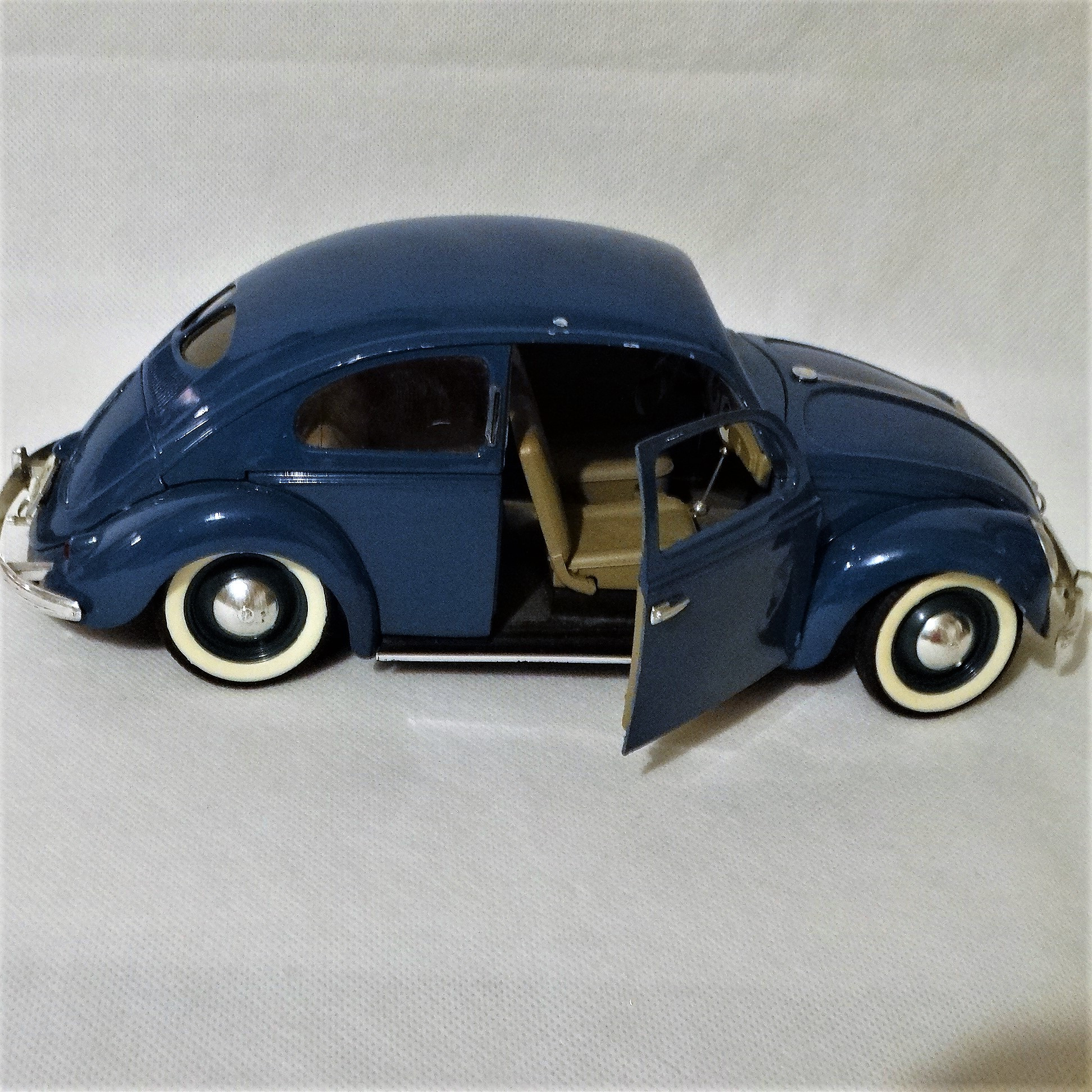 Bilder för 3003078. BILMODELL: COCCINELLE VW ECHELLE, blå. - Auctionet
