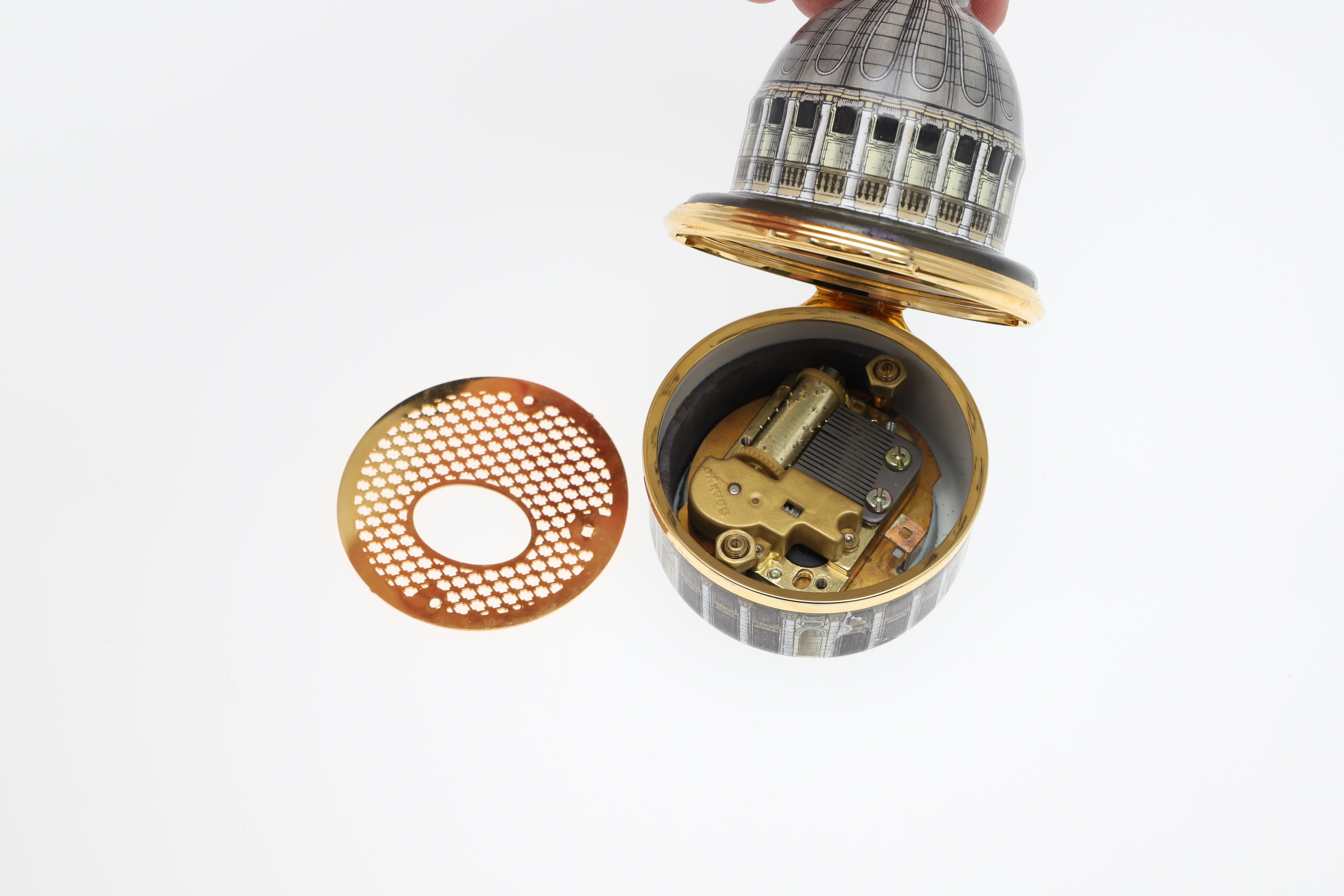 Images for 3019947. A HALCYON DAYS ENAMEL MUSIC BOX - ST PAUL'S ...