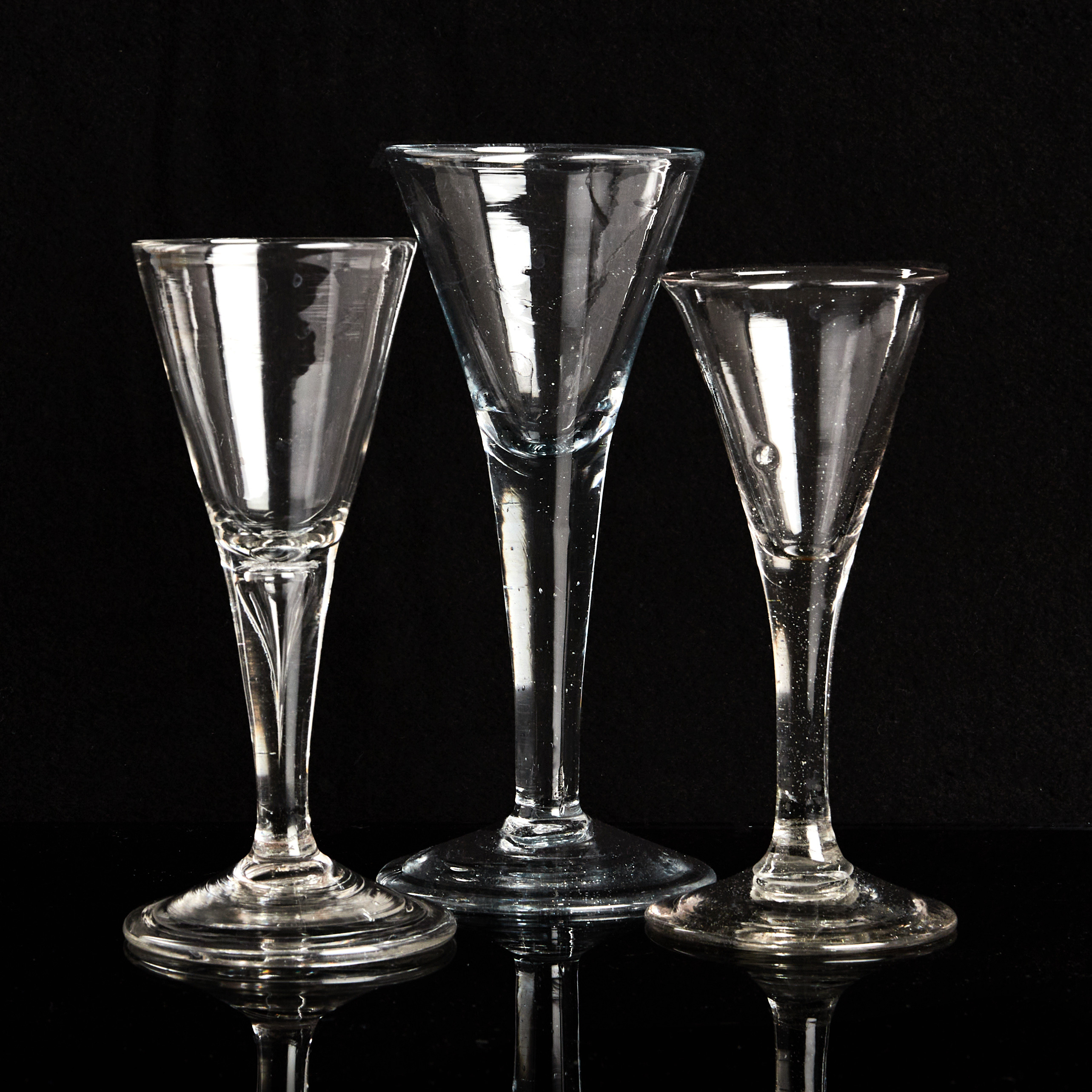 Bilder för 3023473. SPETSGLAS, 3 stycken, Sverige 1700-tal, klarglas ...