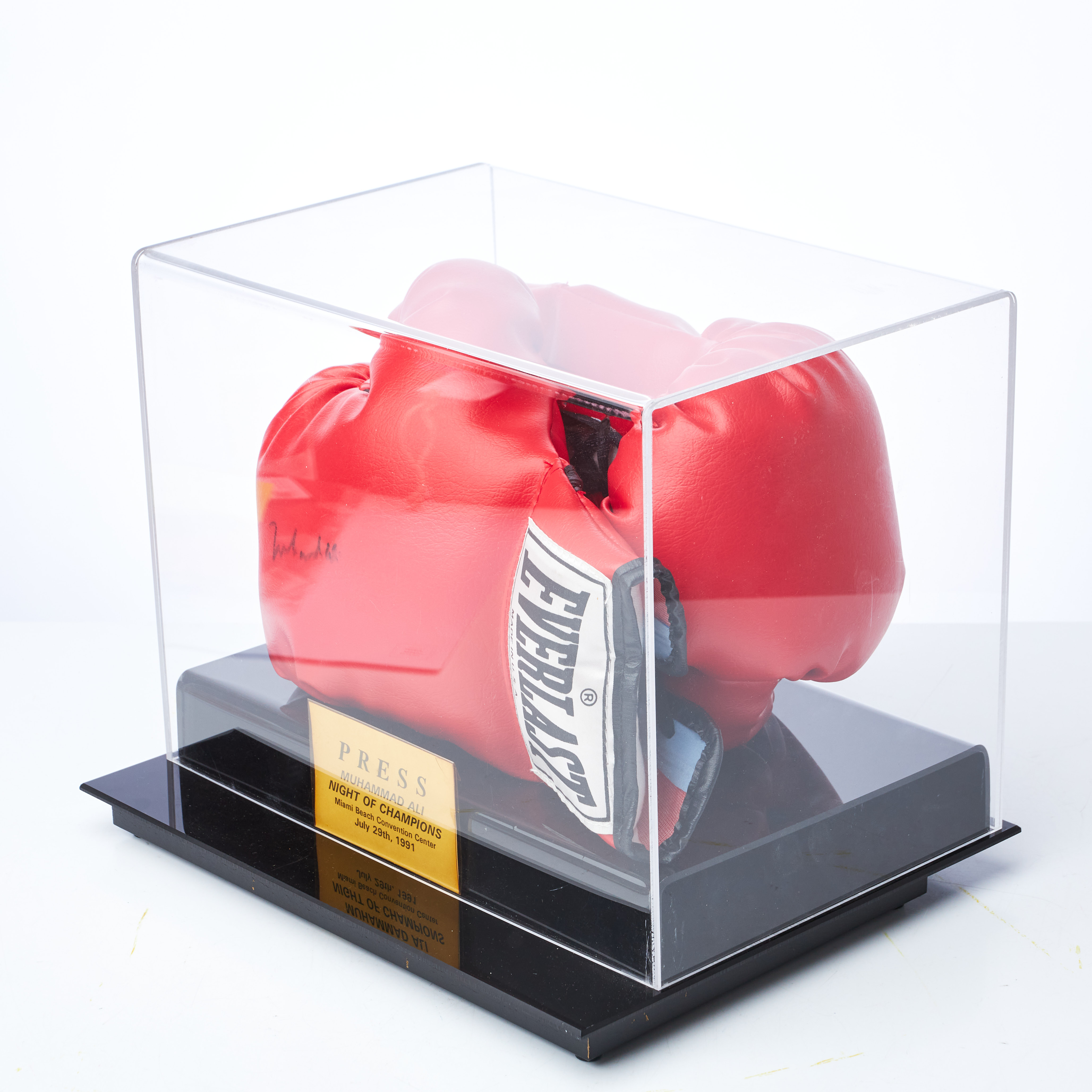 Bilder zu 3036067. BOXHANDSCHUHE. Autogramme Muhammad Ali, beide ...