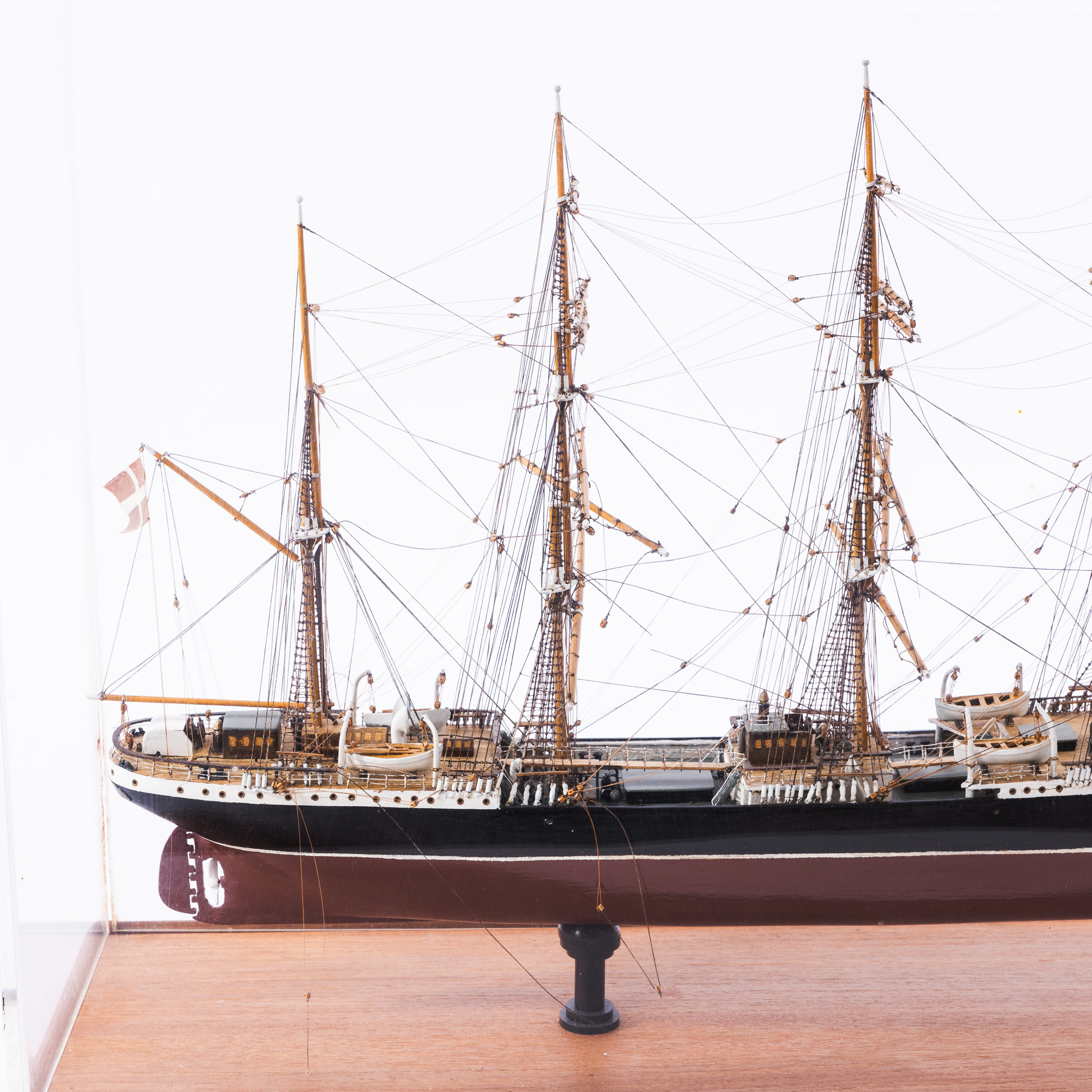 Images for 3046372. SHIP MODEL, "København", in display case, scale 1: ...