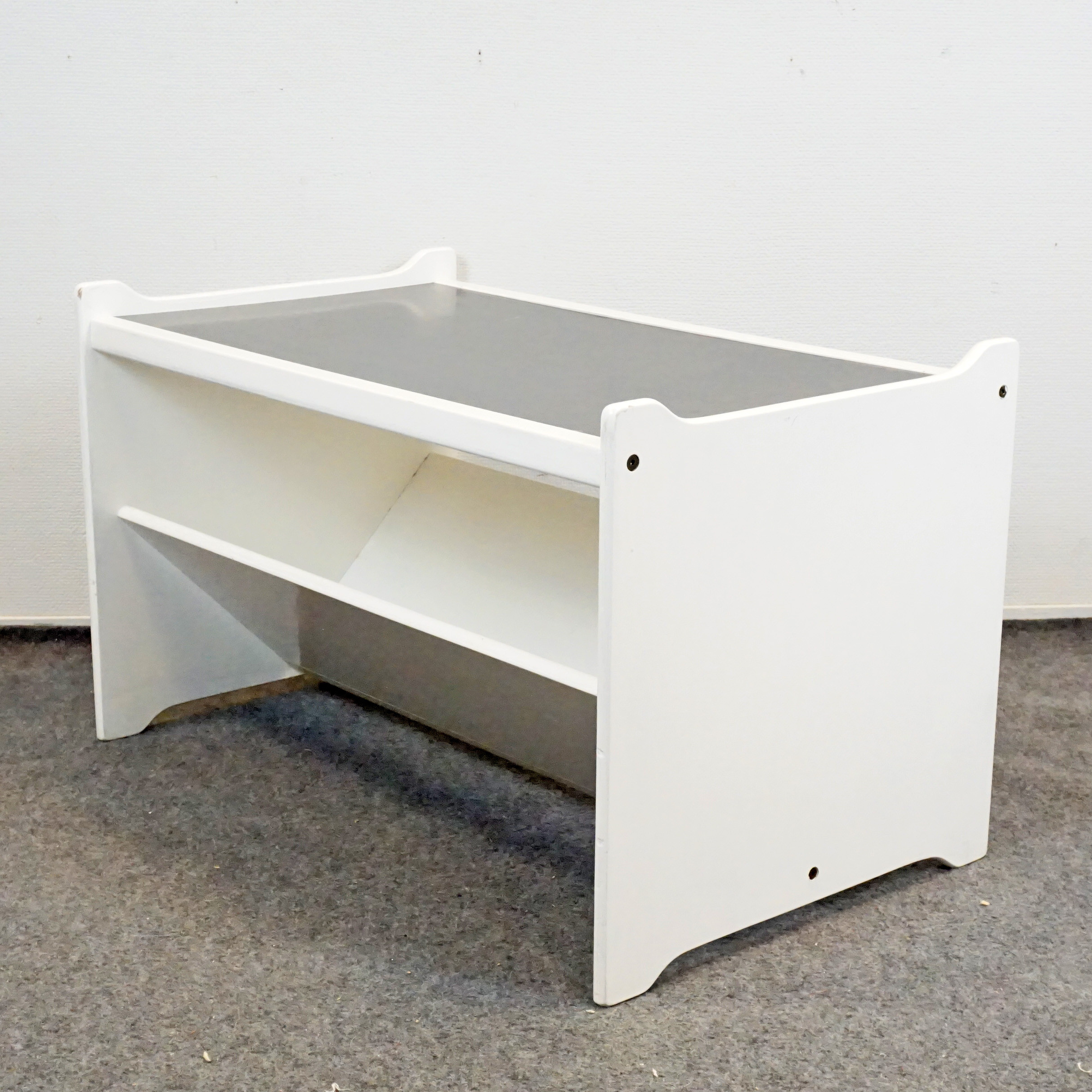 GILLIS LUNDGREN, nattbord, "Robin", IKEA, 1960-talets andra hälft ...