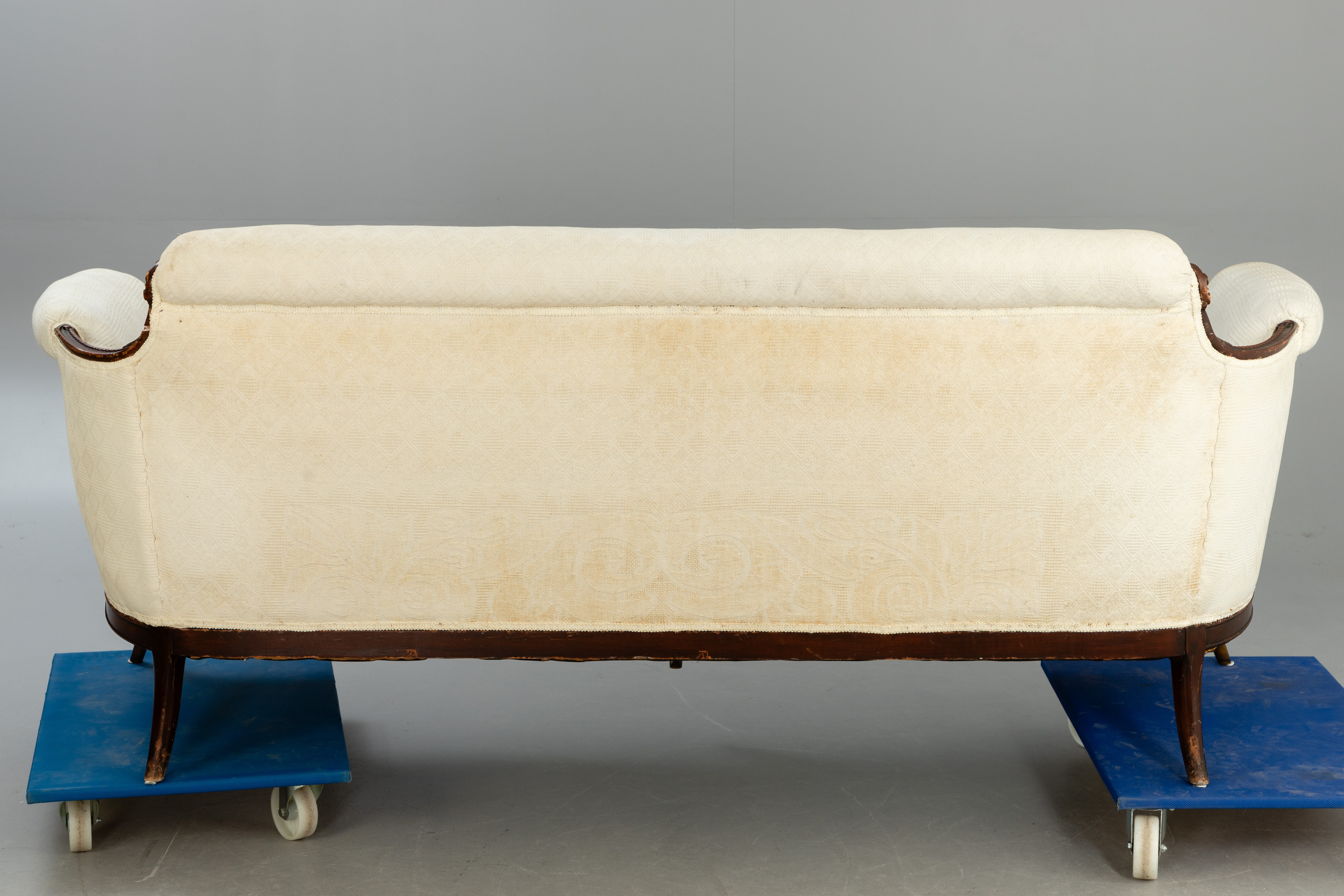 MARILYN MONROE. Sofa from the personal estate of Marilyn Monroe ...