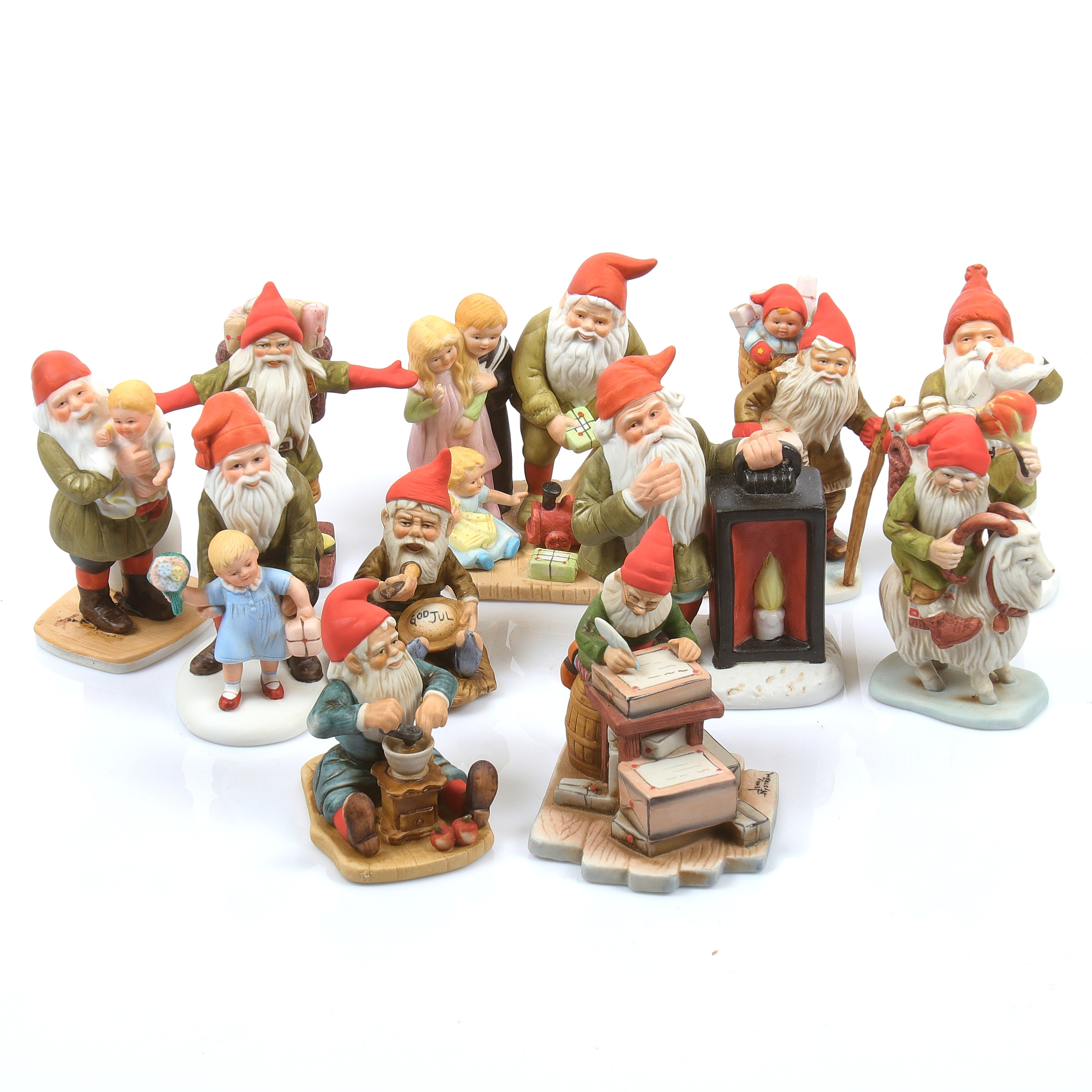 FIGURINER, 11 st, Tomtar, porslin, efter tecknad förebild av Jenny ...