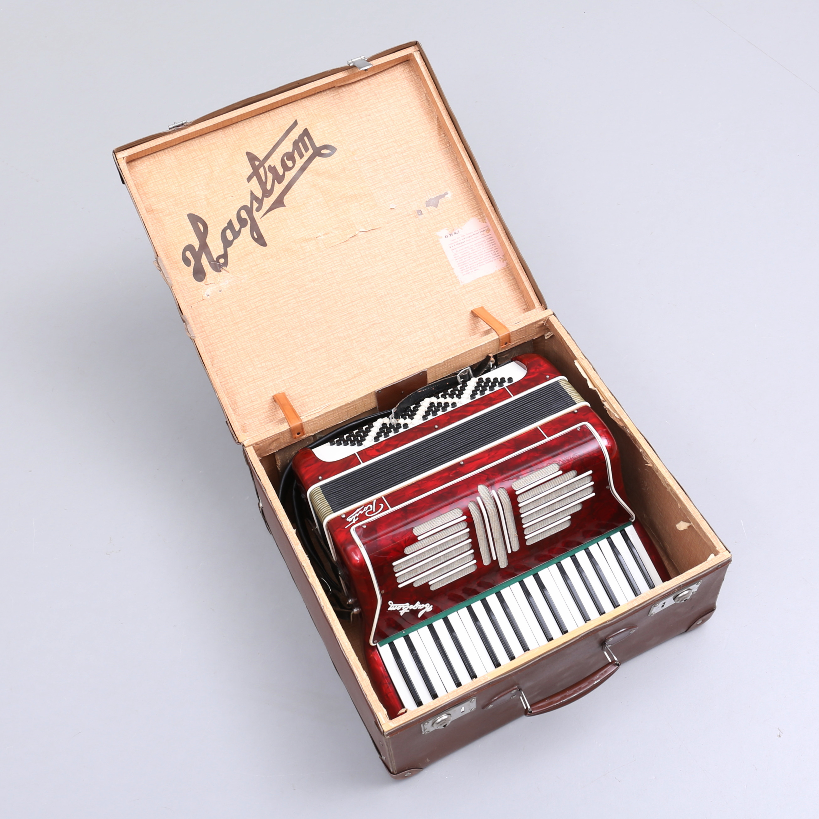 DRAGSPEL, Hagström Rosita. Samlarföremål - Musikinstrument - Auctionet
