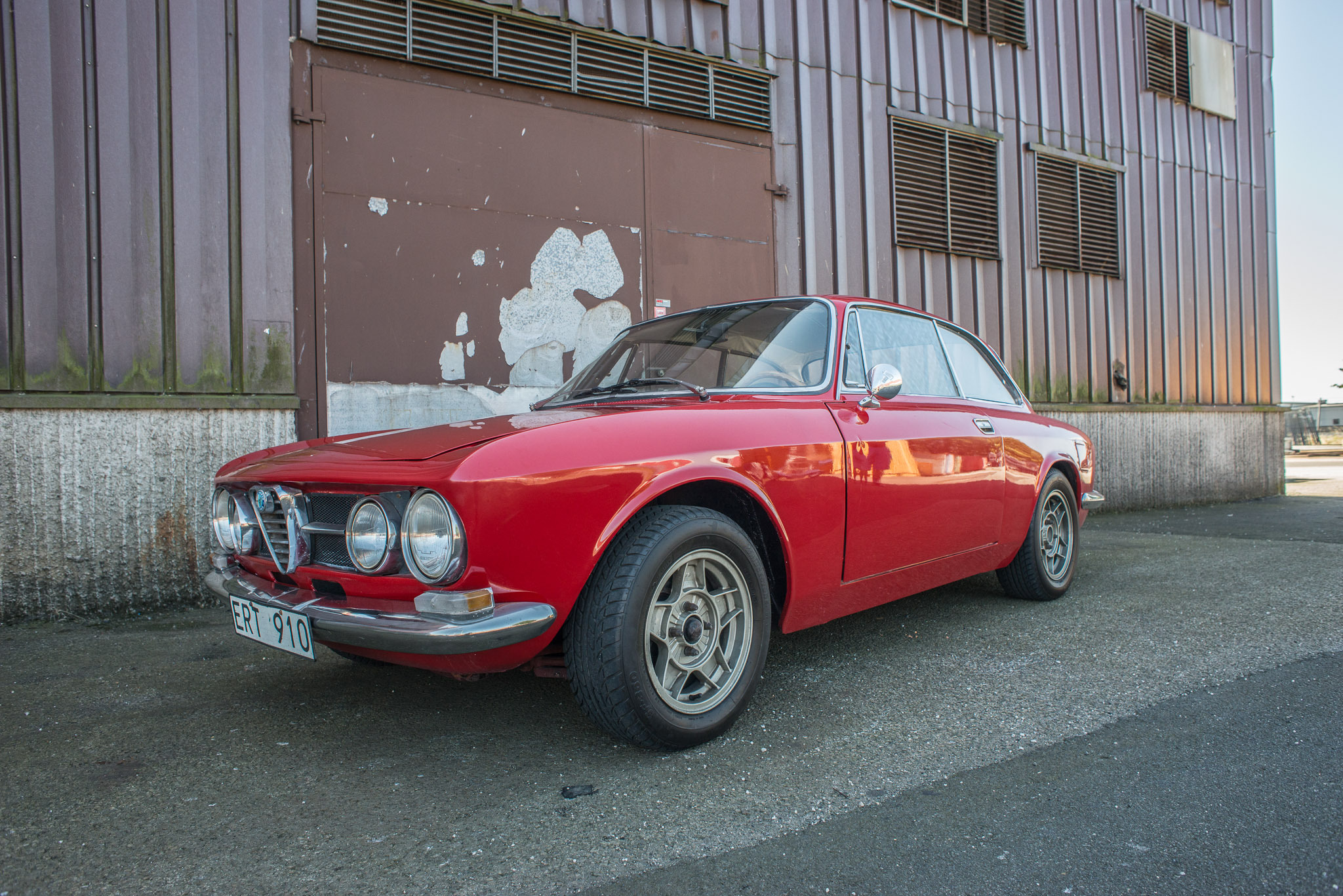 Images for 321150. CAR, Alfa Romeo 1750 GT Veloce, 1969. - Auctionet