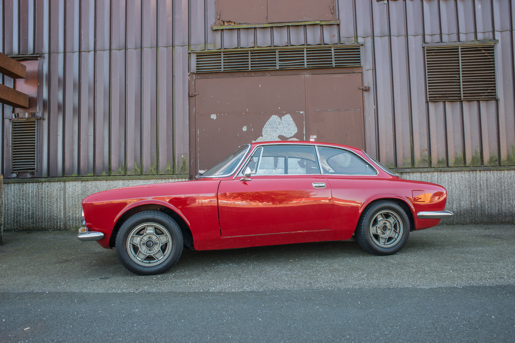 Images for 321150. CAR, Alfa Romeo 1750 GT Veloce, 1969. - Auctionet