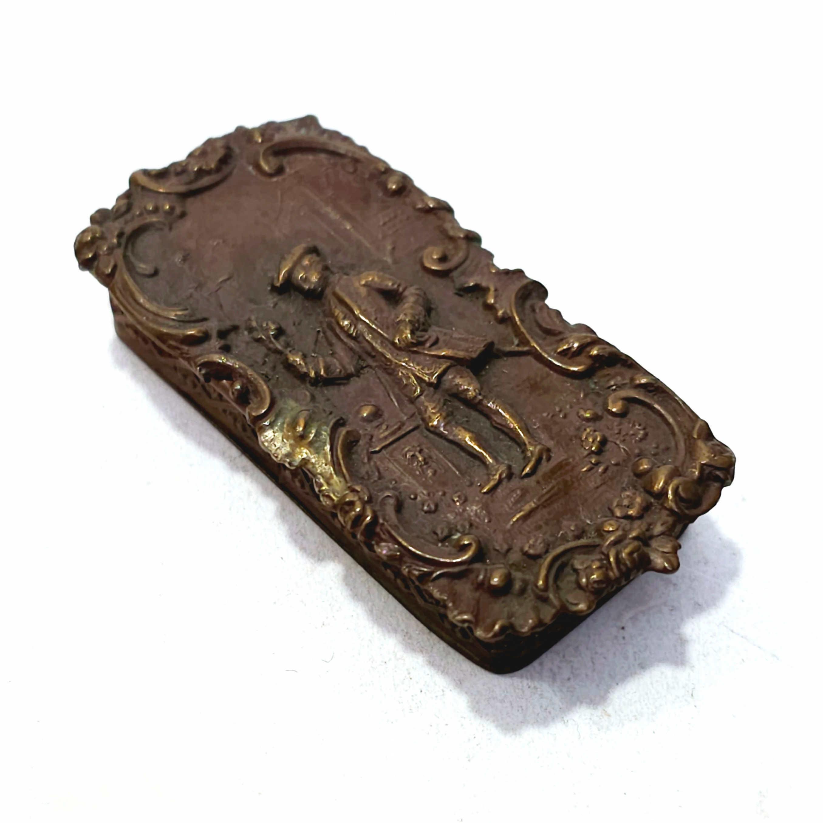 Images for 3214092. EMBOSSED METAL SNUFF BOX. NINETEENTH CENTURY ...