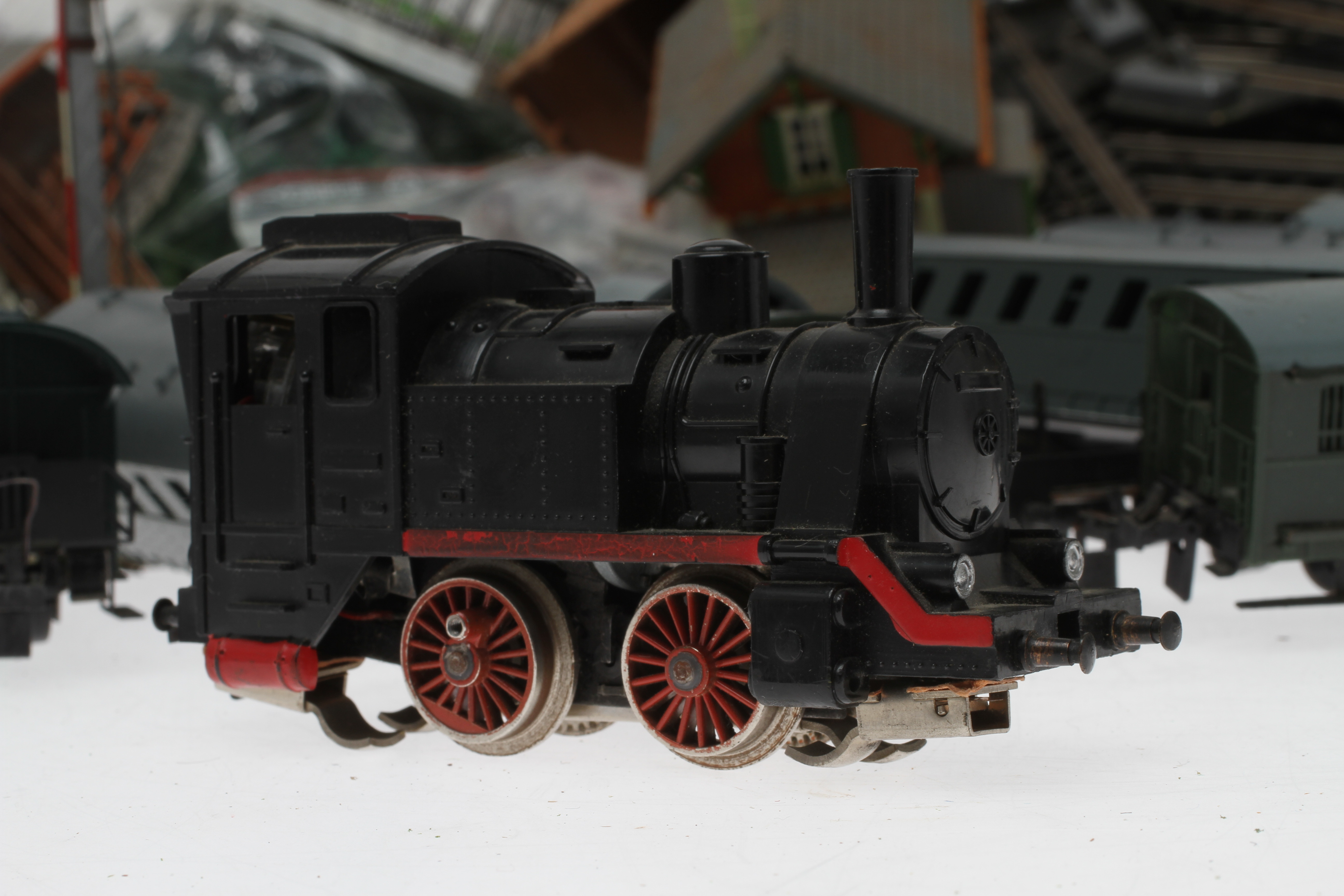 Images for 32222. MODEL TRAIN TRIX, a locomotive, 10 carriages, rails ...