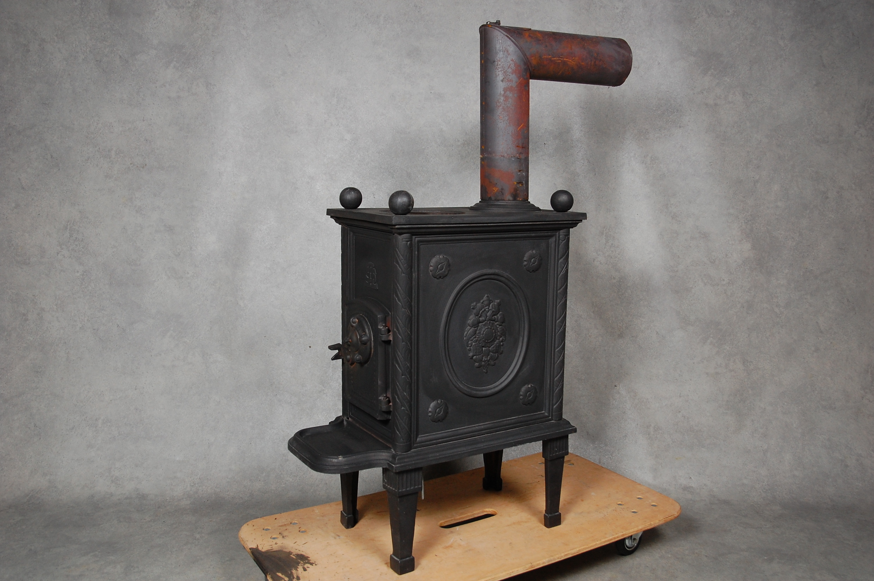 Images for 323196. GJUTJÄRNSKAMMIN, Denmark, early 20th century ...