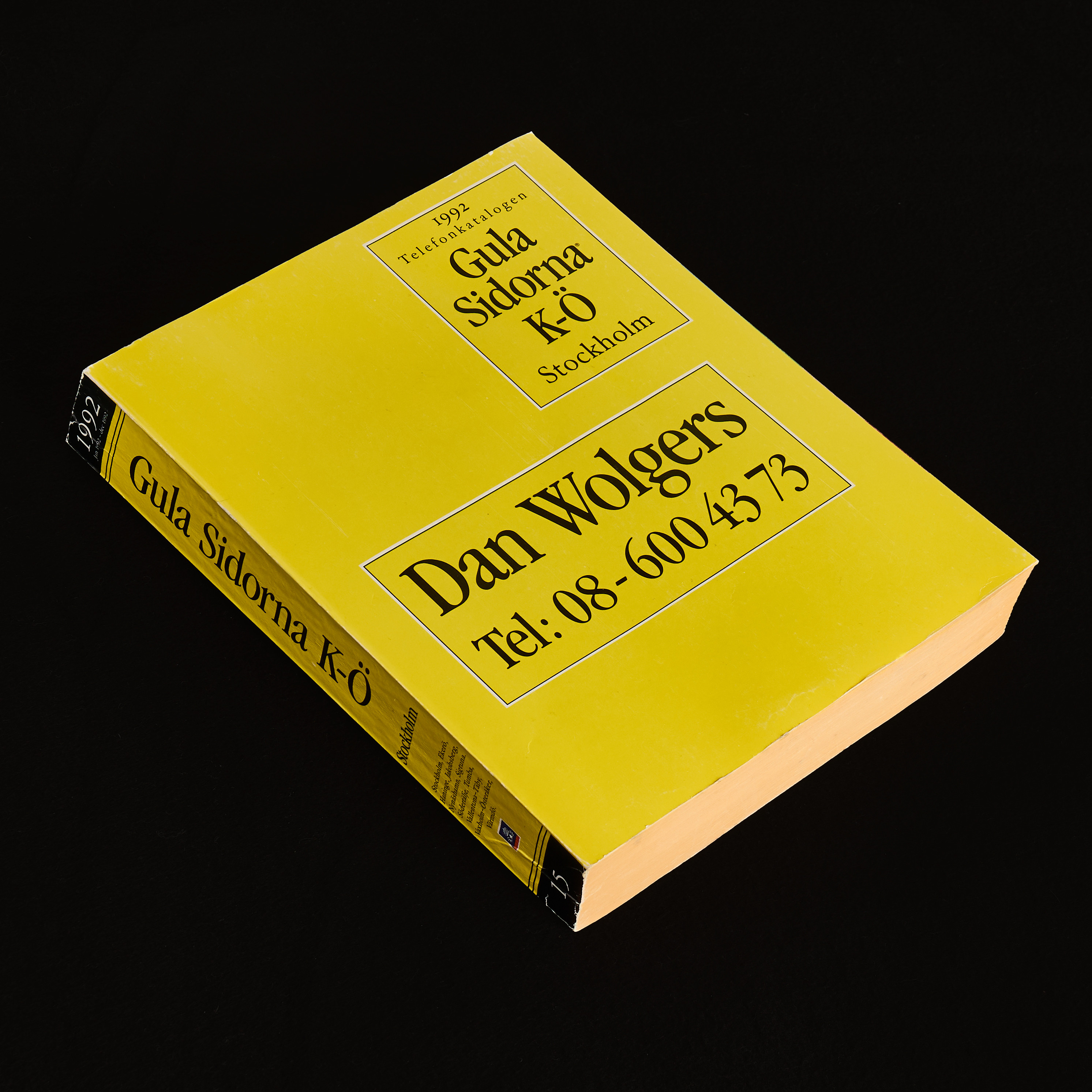 DAN WOLGERS. Telefonkatalog, 1992. Konst - Skulptur - Auctionet