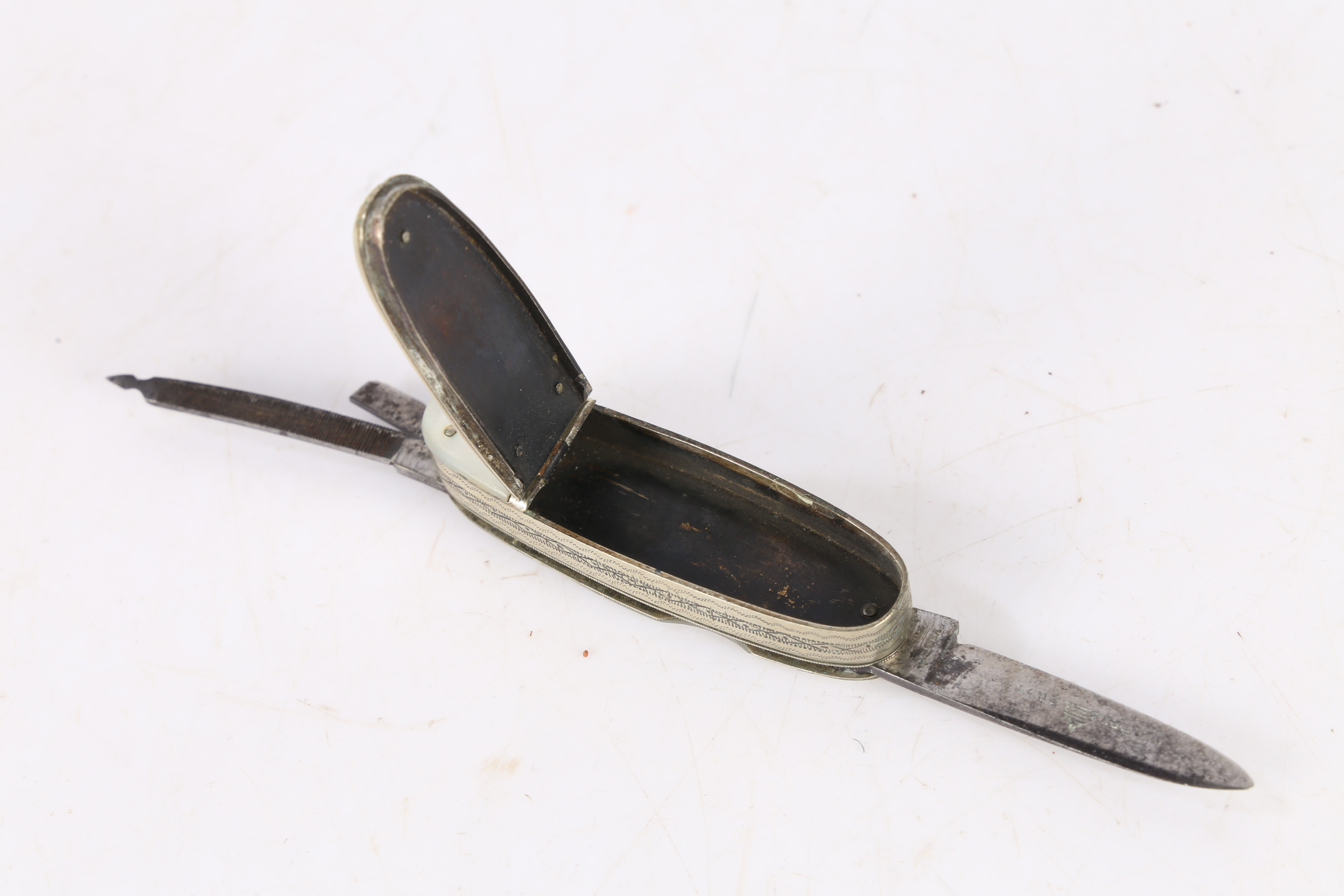 Images for 3255651. A SLATER BROTHERS 19TH CENTURY COMBINATION SNUFF ...