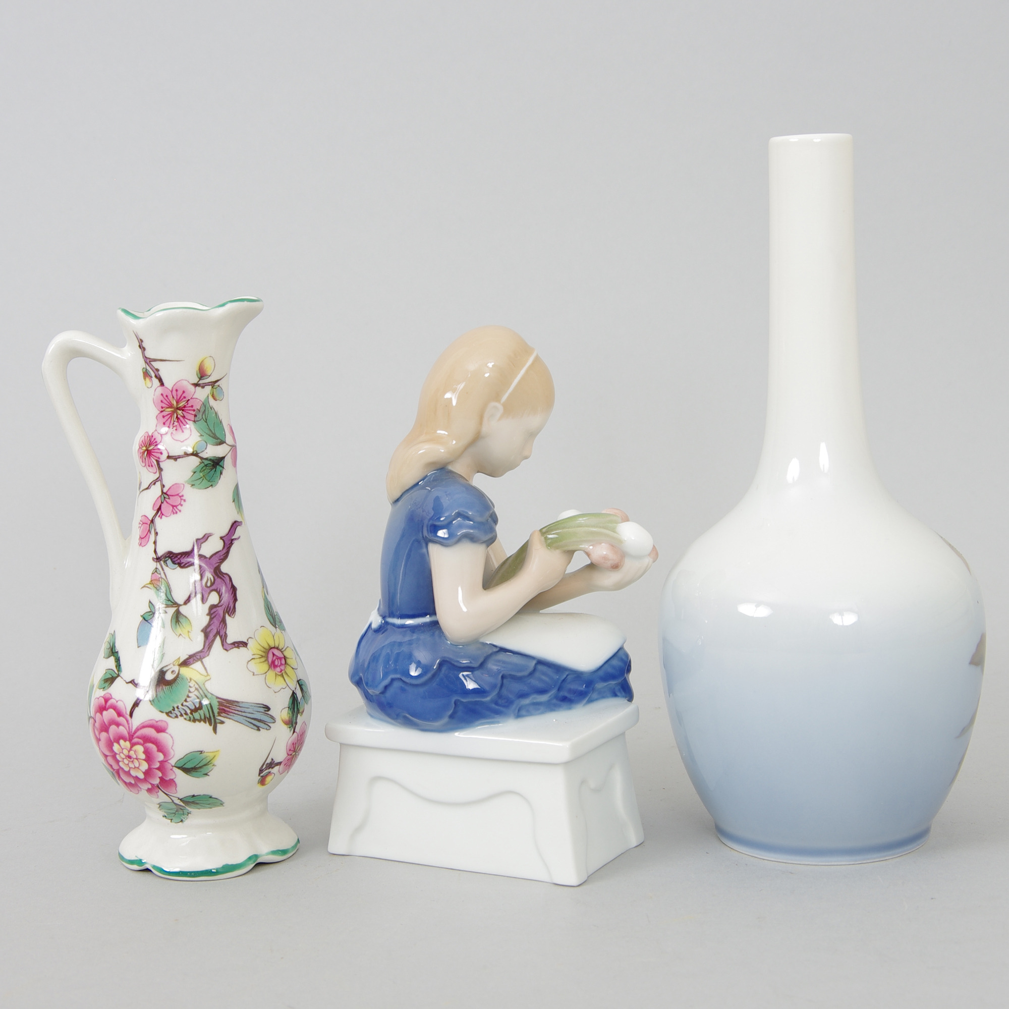 Images for 327722. VASES AND FIGURINE, 3 parts, porcelain, Bing ...
