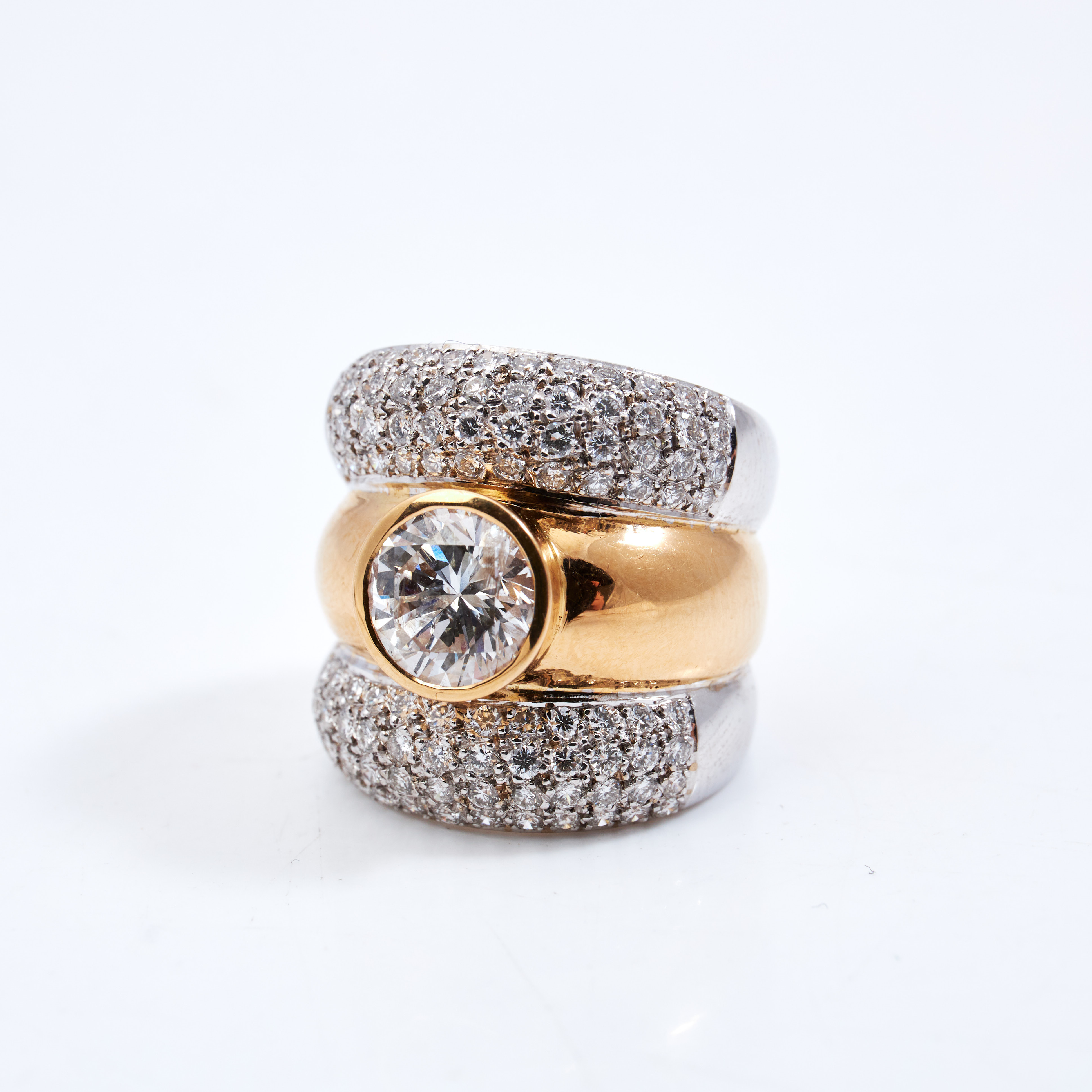 RING, 18 k röd- samt vitguld, 1 briljantslipad diamant, ca 1,25-1,50 ct ...