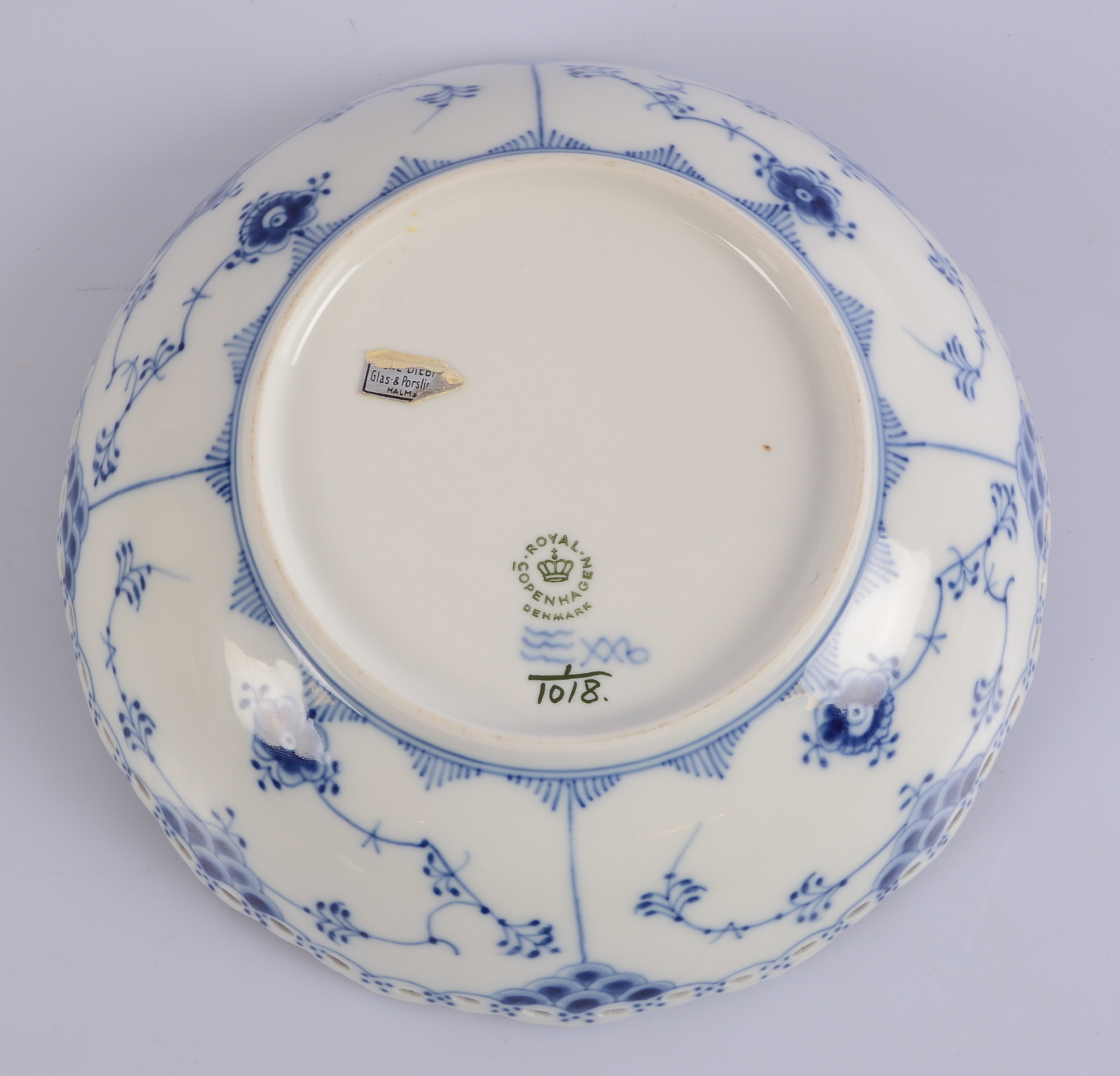 Images for 329362. PLATE, porcelain, "Musselmalet", Royal Copenhagen ...