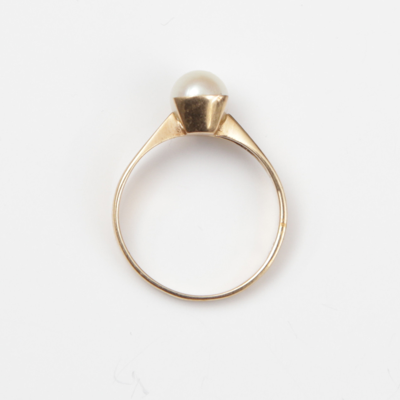 RING, 750/18K, med pärla. Smycken & Ädelstenar - Ringar - Auctionet