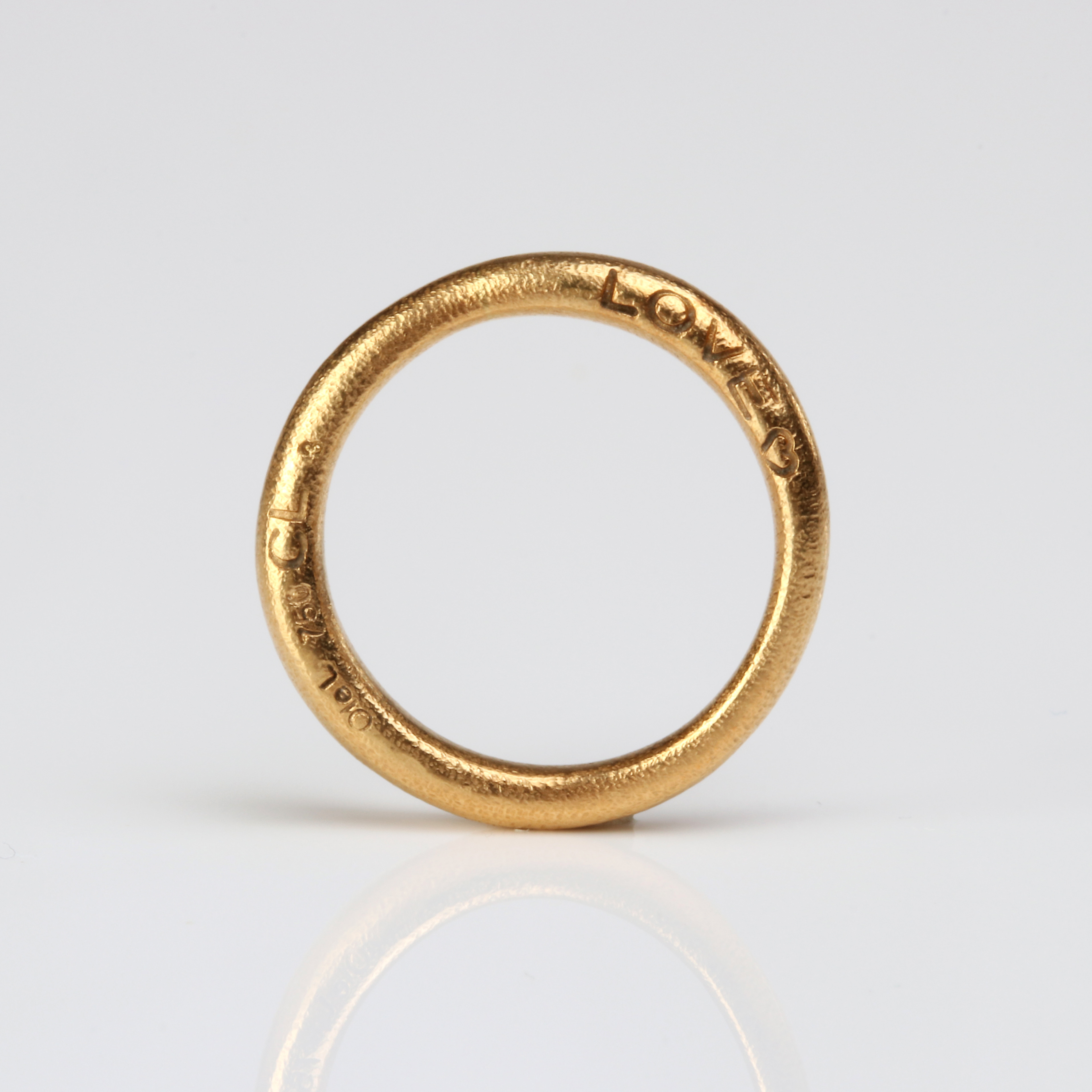 OLE LYNGGAARD. RING "LOVE" Nr 3, 18k guld med matterad yta, design ...