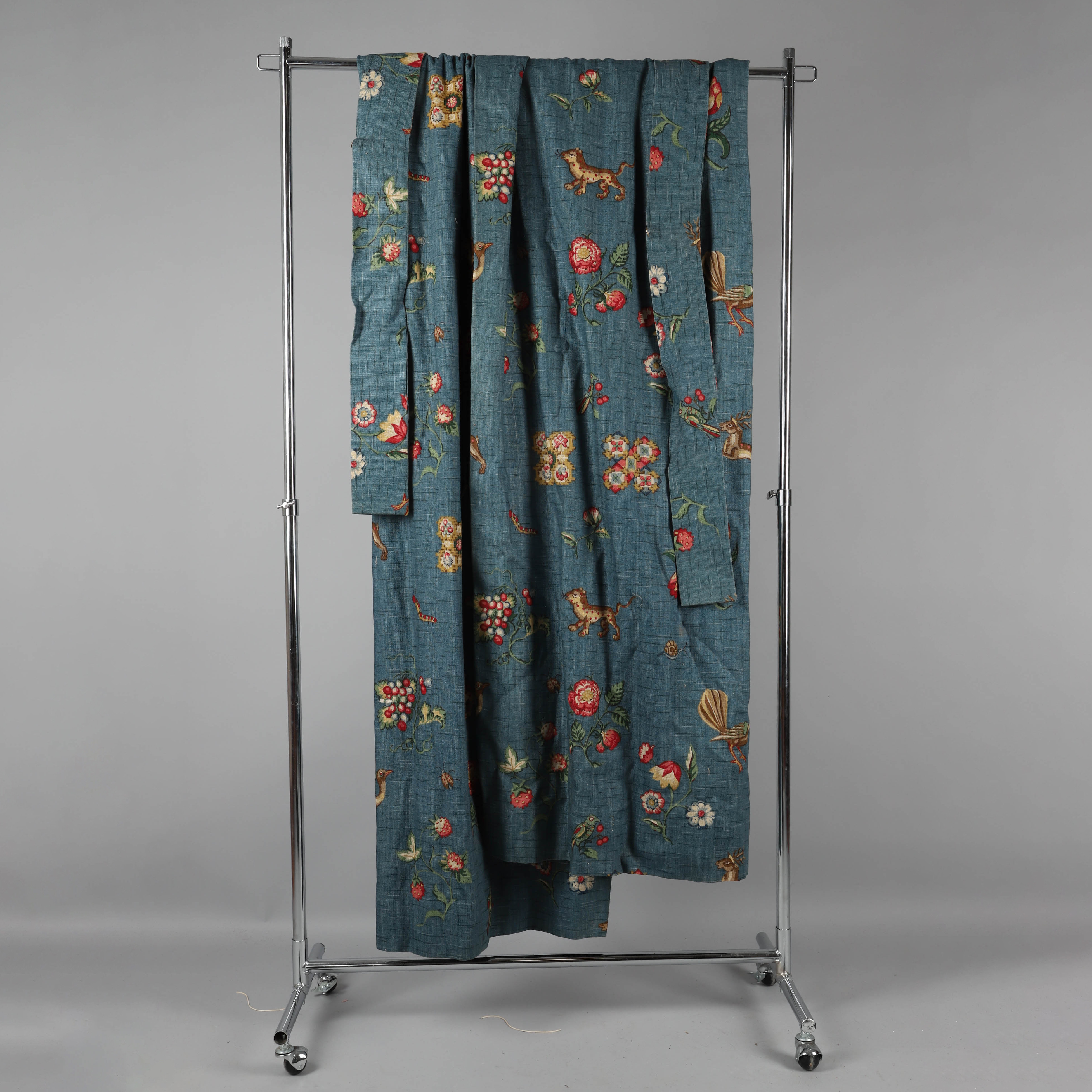 MULBERRY, "Tudor Animals" Gardiner, ett par, linne, ca 232x127 cm ...