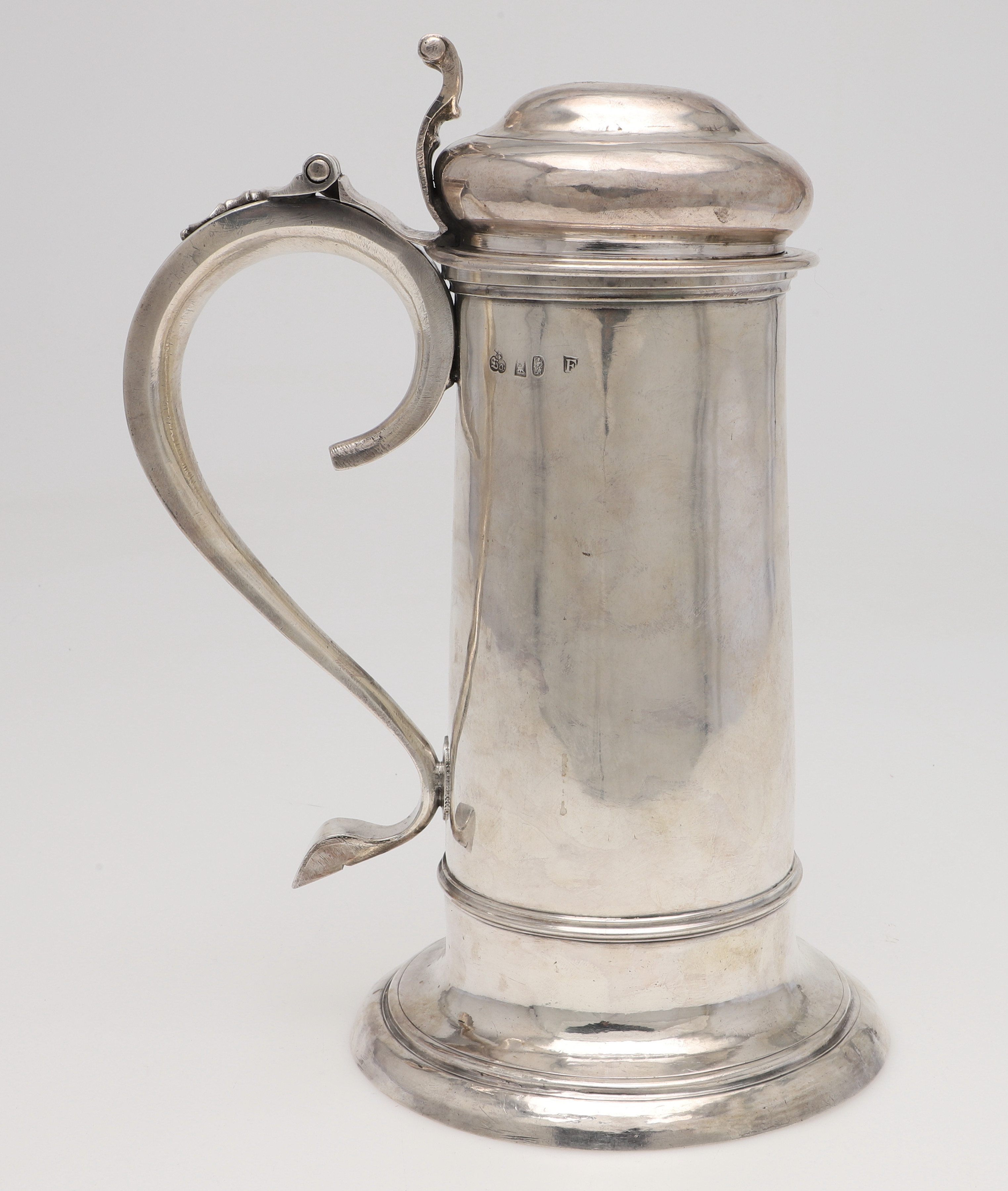 A GEORGE I SILVER COMMUNION FLAGON. Silver & Metals - Silver - Auctionet