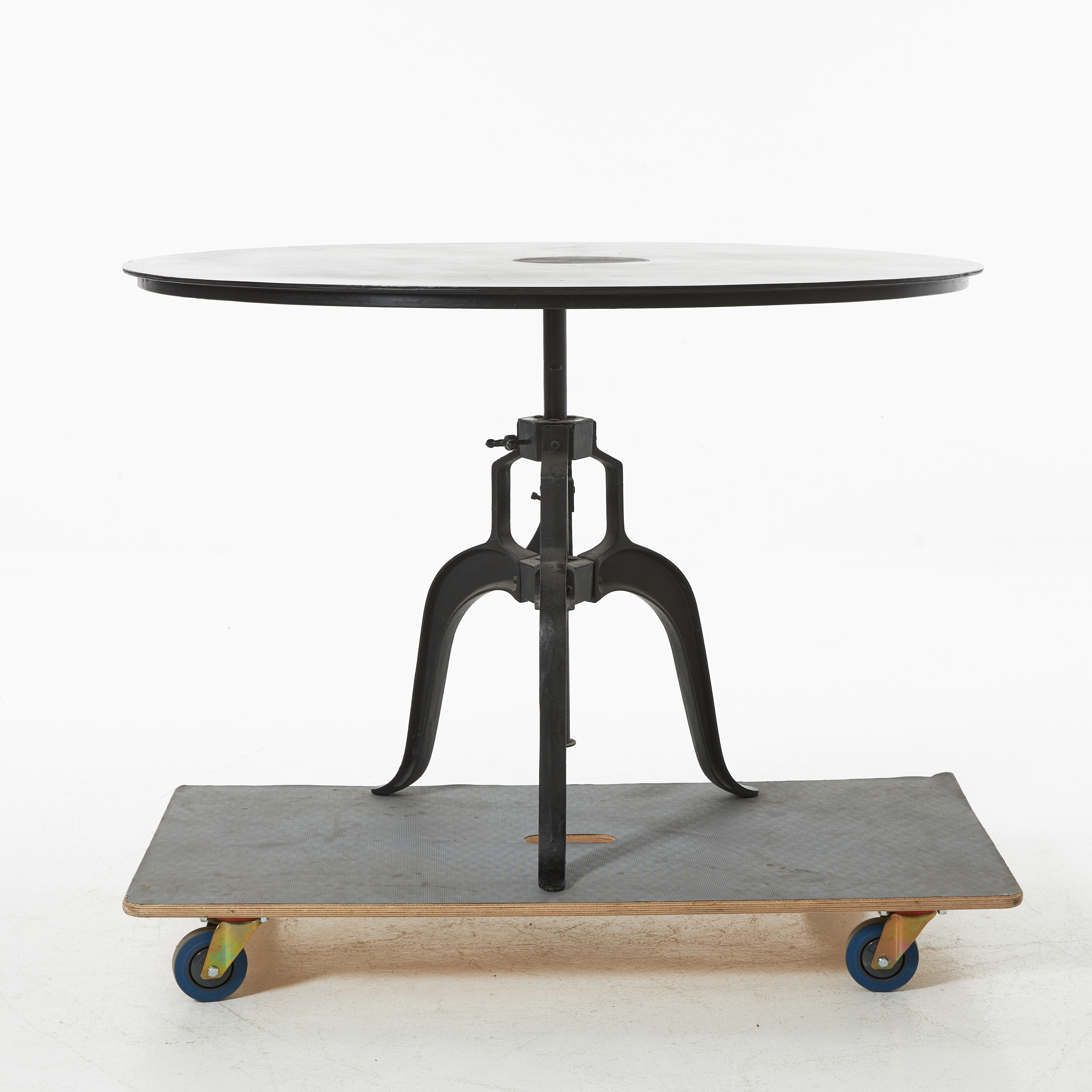 BORD, Delhi, underrede med vev, gjutjärn. Möbler - Bord - Auctionet