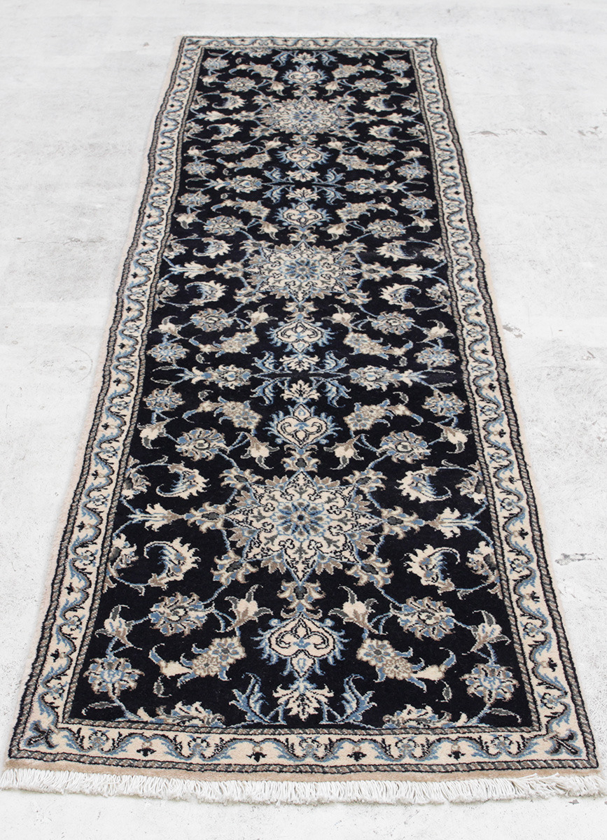 MATTA, Persisk, Nain med silkesinslag, gallerimodell, 283 x 77 cm ...