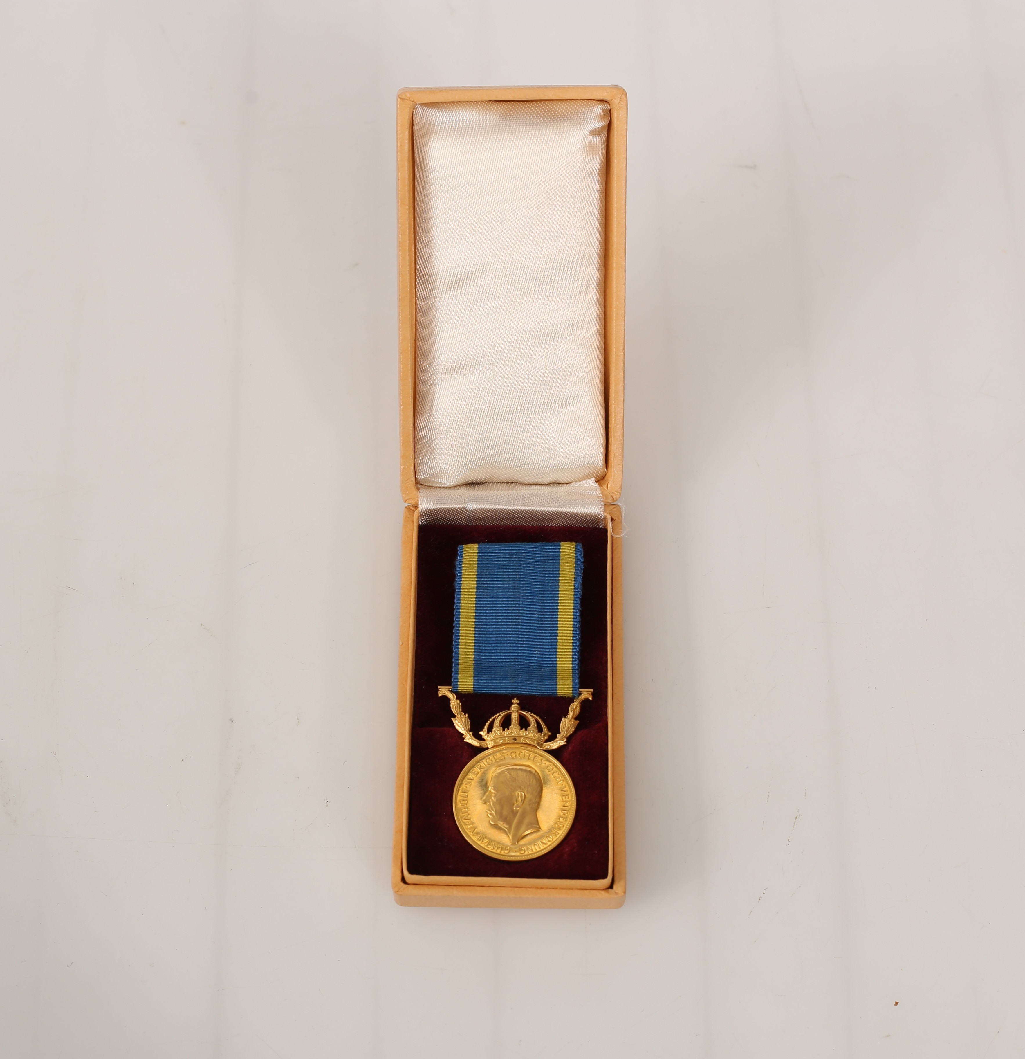 MEDALJ, "För nit och redlighet i rikets tjänst" 18-23k guld, 1955 ...
