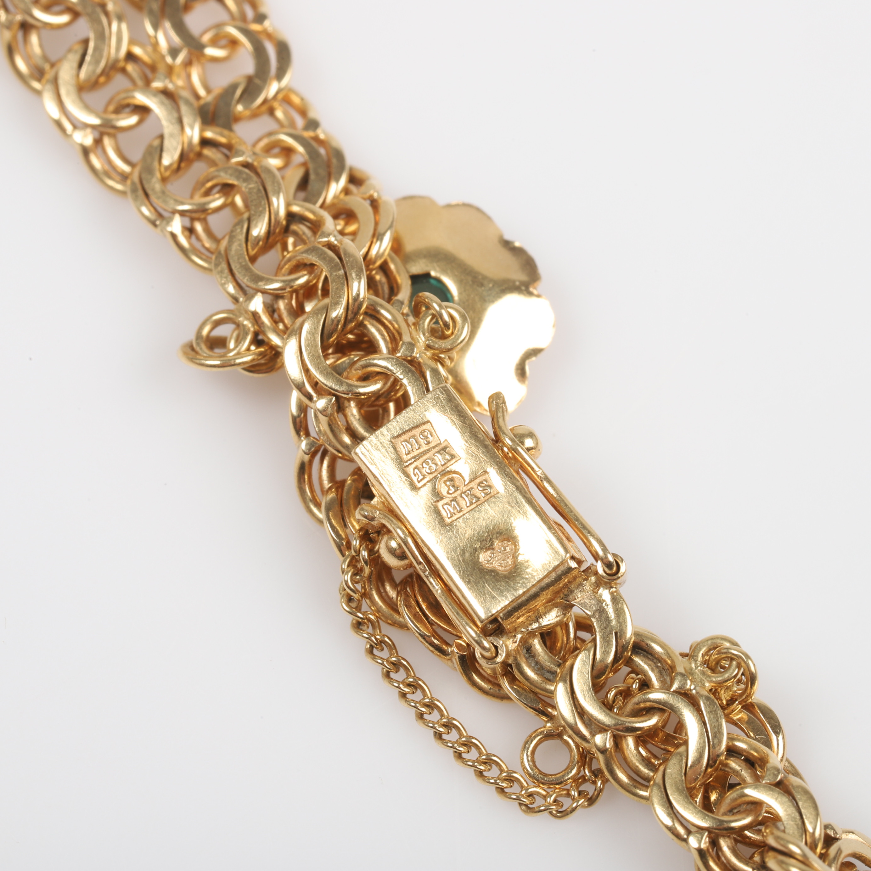 ARMBAND, Bismarcklänk med berlocker, 18 K guld. Smycken & Ädelstenar ...