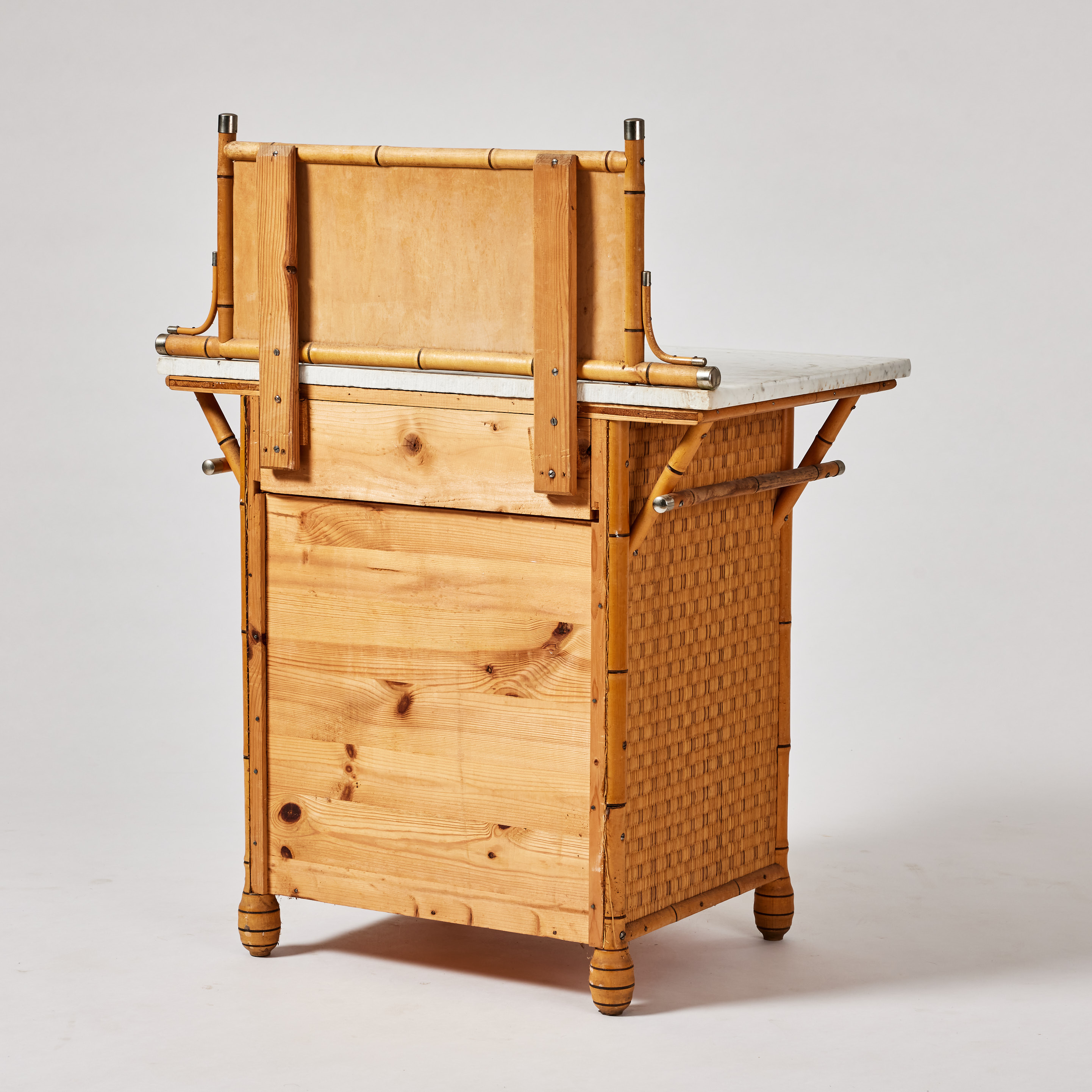 Images for 3366933. BODAFORS CHAIR- & MÖBELFABRIK, a colonial-style ...